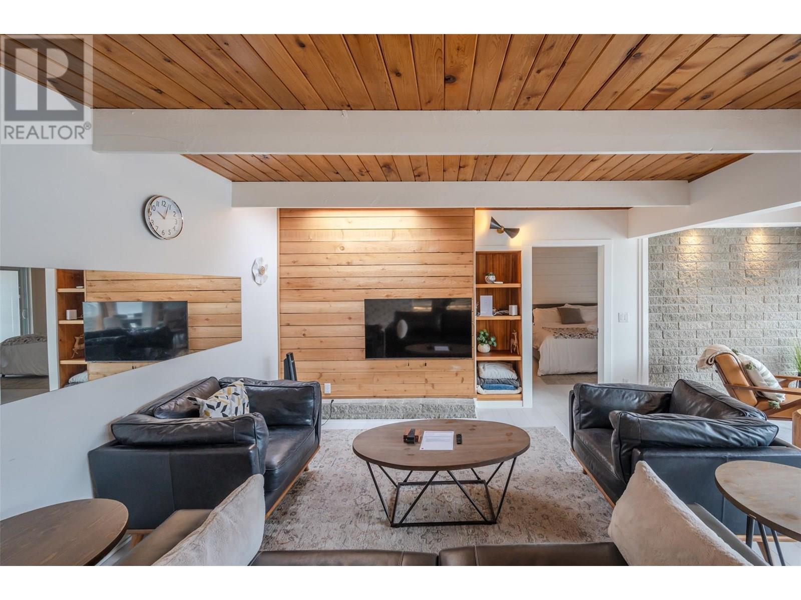 For sale: 266 Alder Avenue, Kaleden, British Columbia V0H1K0 - 10341351 ...