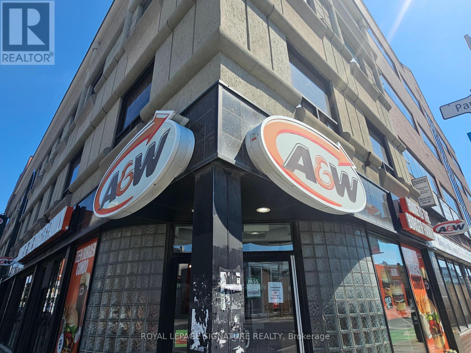 For sale: 654 DANFORTH AVENUE, Toronto (Danforth), Ontario M4J1L1 ...