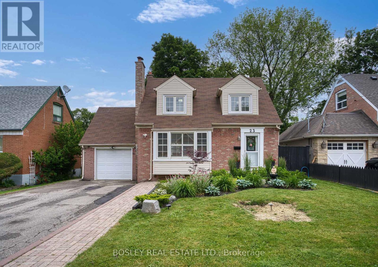 À vendre : 23 FARNSWORTH DRIVE, Toronto (Humberlea-Pelmo Park), Ontario ...