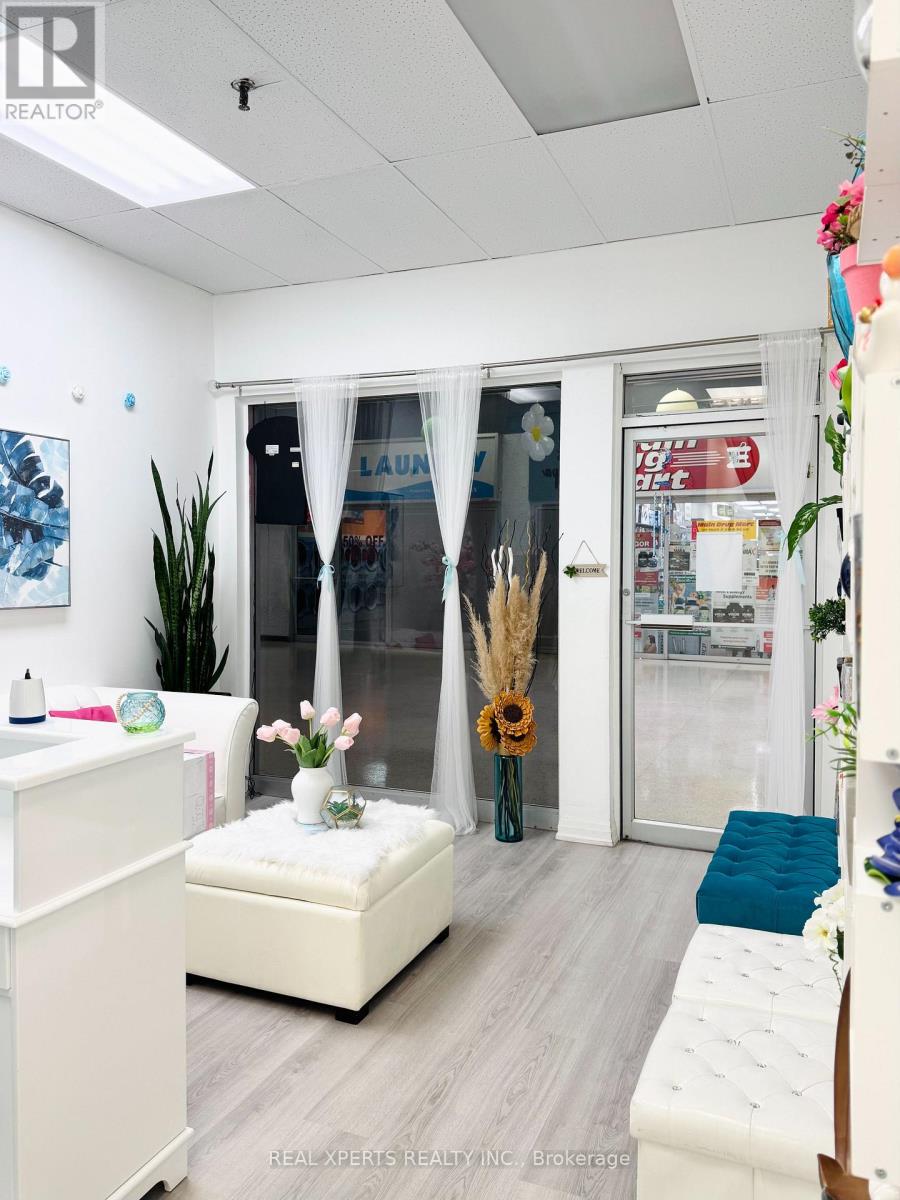 For sale: 11 - 3415 DIXIE ROAD, Mississauga (Applewood), Ontario L4Y4J6 ...