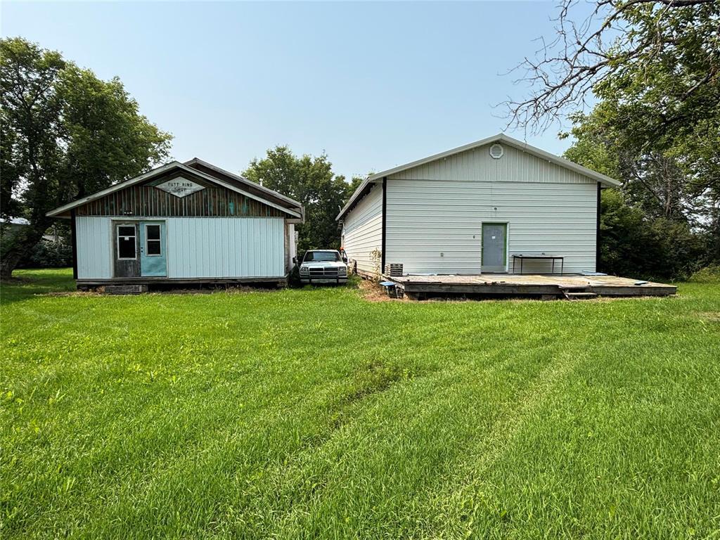 For sale: 428 South Railway Avenue, Dunrea, Manitoba R0K0S0 - 202519257 ...