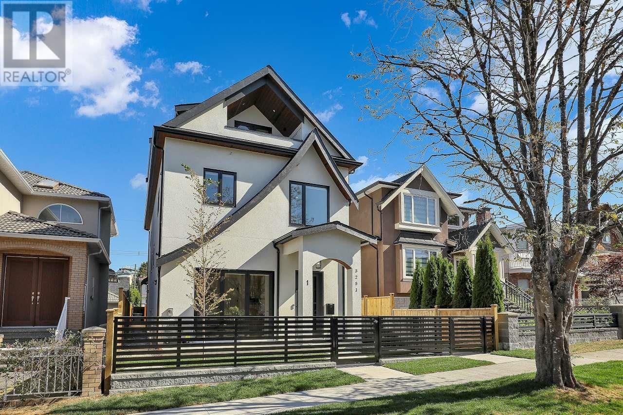 For sale: 1 3251 E 44 AVENUE, Vancouver, British Columbia V5R3B2 ...