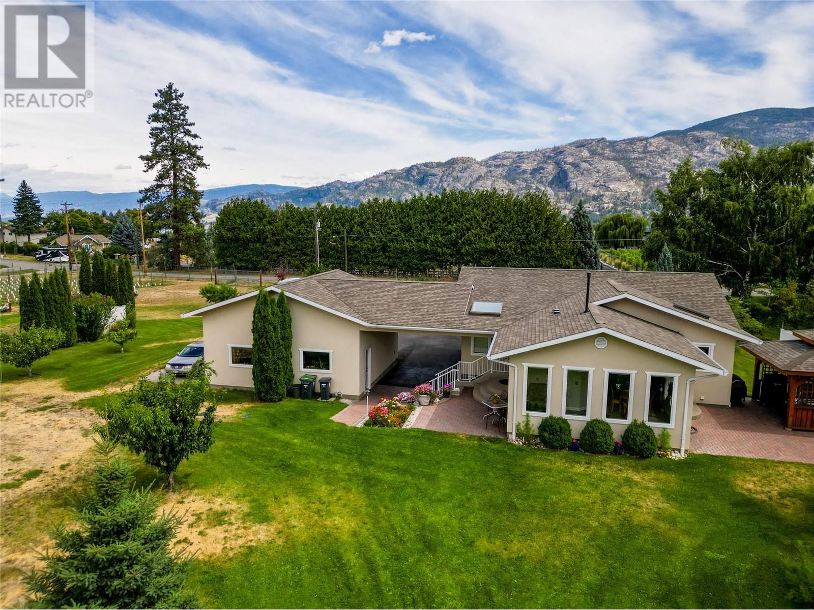 For sale: 232 Linden Avenue, Kaleden, British Columbia V0H1K0 ...