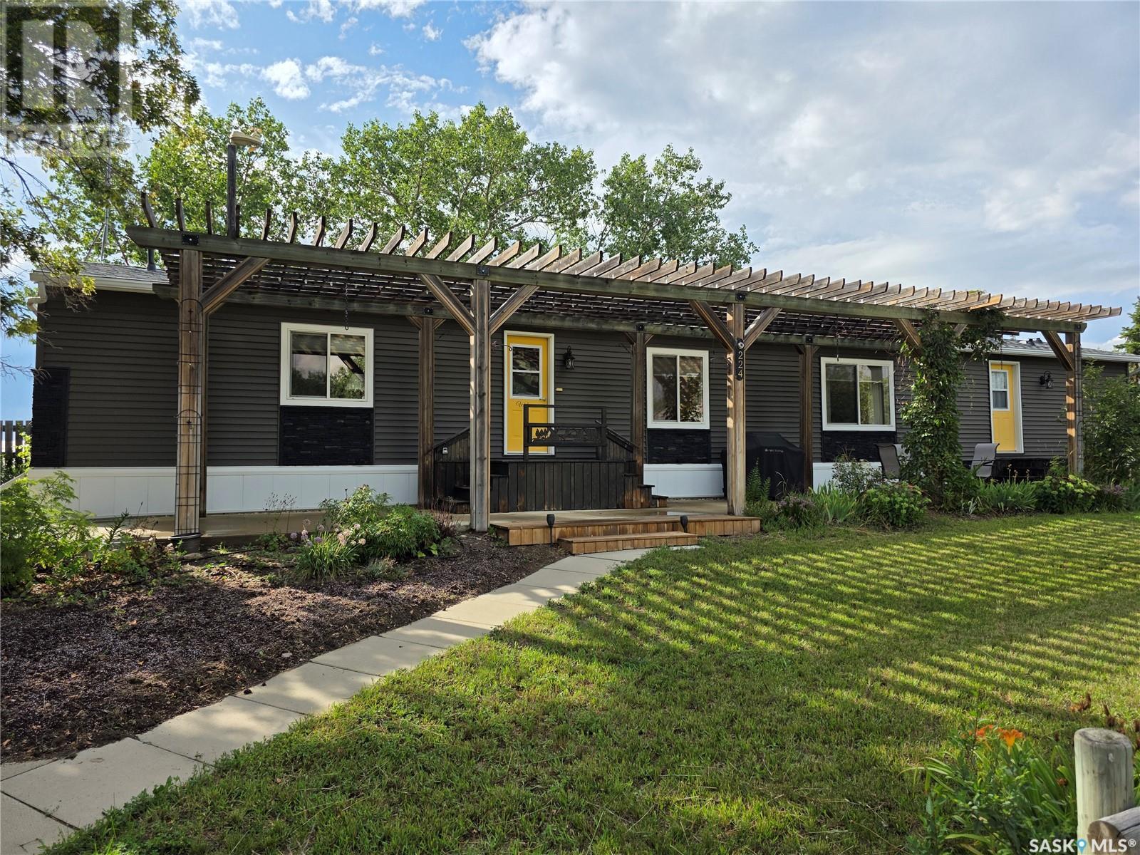 À vendre : 224 Center STREET, Mankota Rm No. 45, Saskatchewan S0H2T0 ...