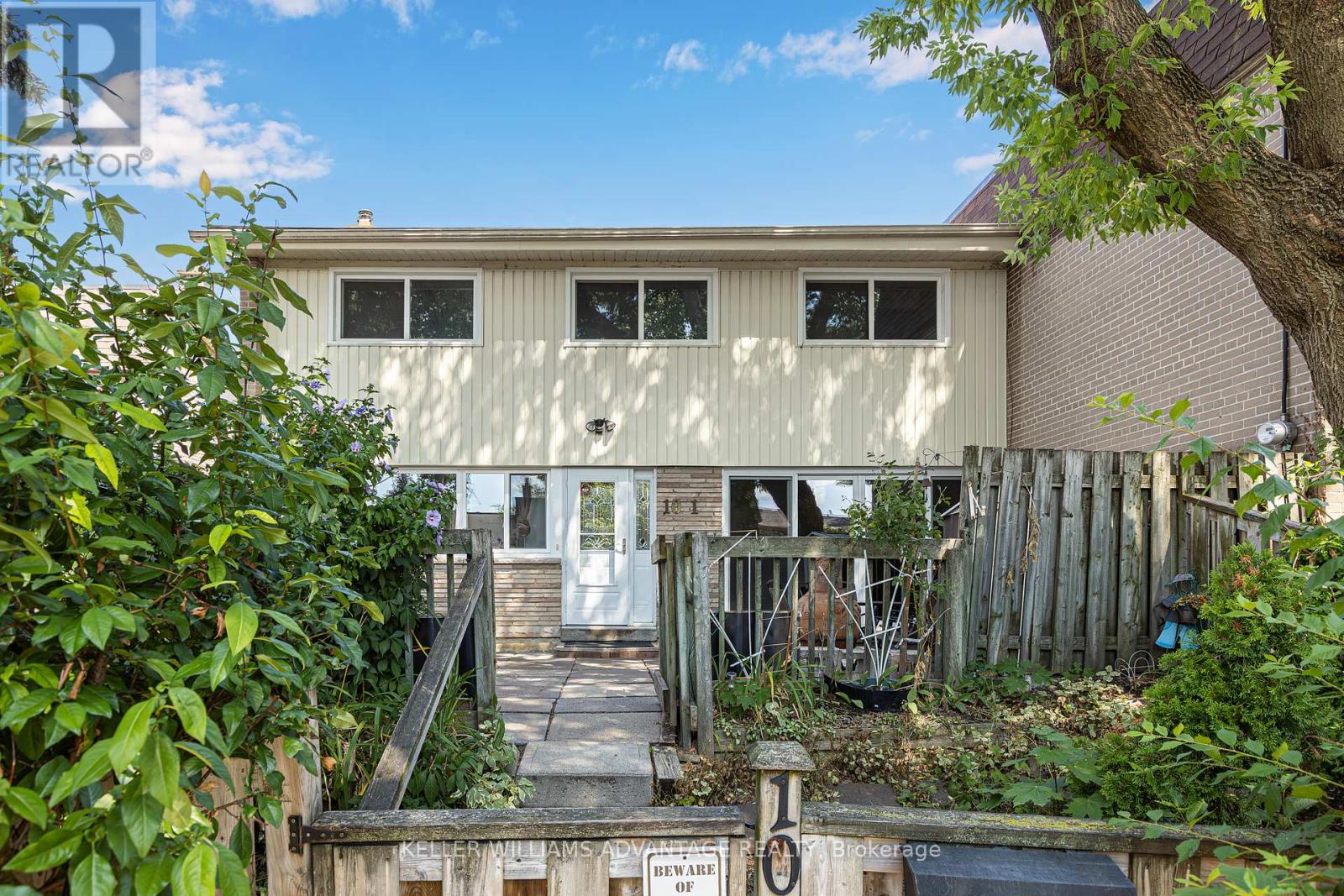 For sale: 1 - 10 SENTINEL ROAD, Toronto (York University Heights ...