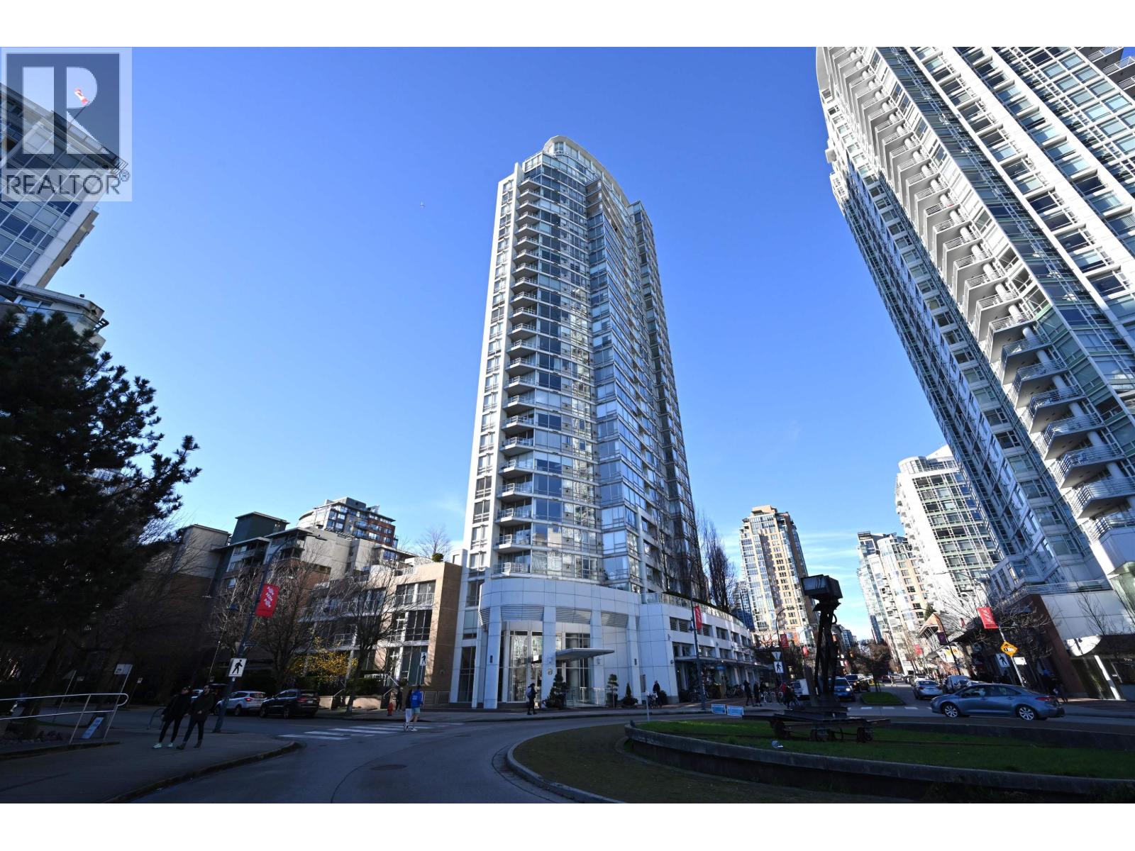For sale: 2002 1201 MARINASIDE CRESCENT, Vancouver, British Columbia ...