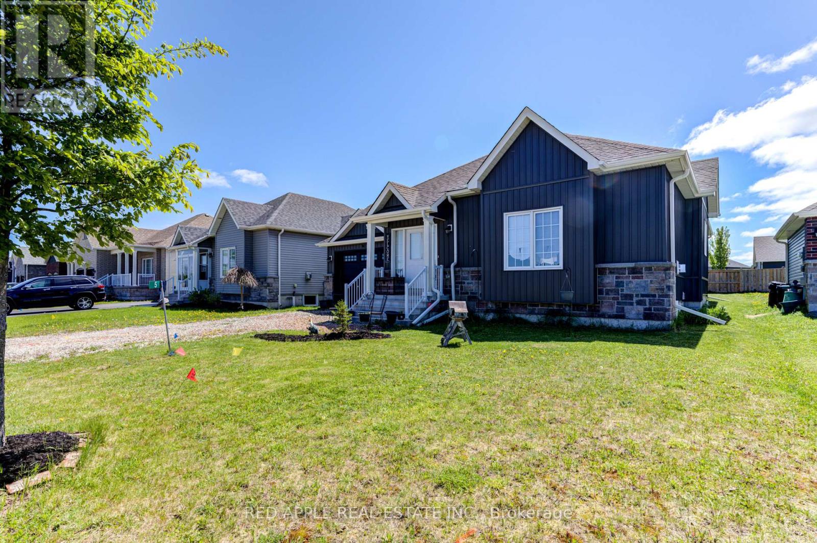 For sale: 5 BEVERLY STREET, Springwater (Elmvale), Ontario L0L1P0 ...