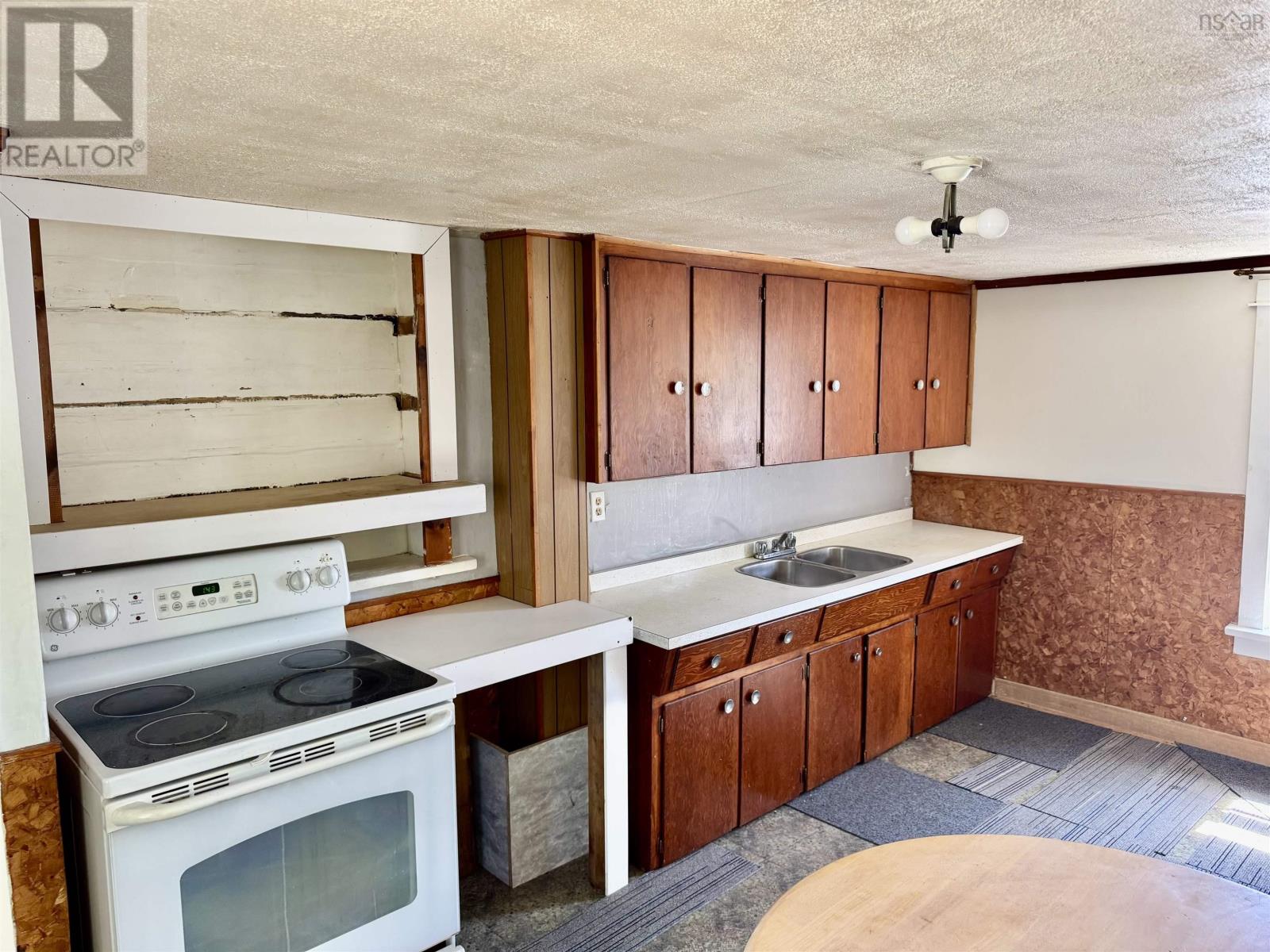 For sale: 33 Albro Lake Road, Dartmouth, Nova Scotia B3A3X9 - 202509365 ...