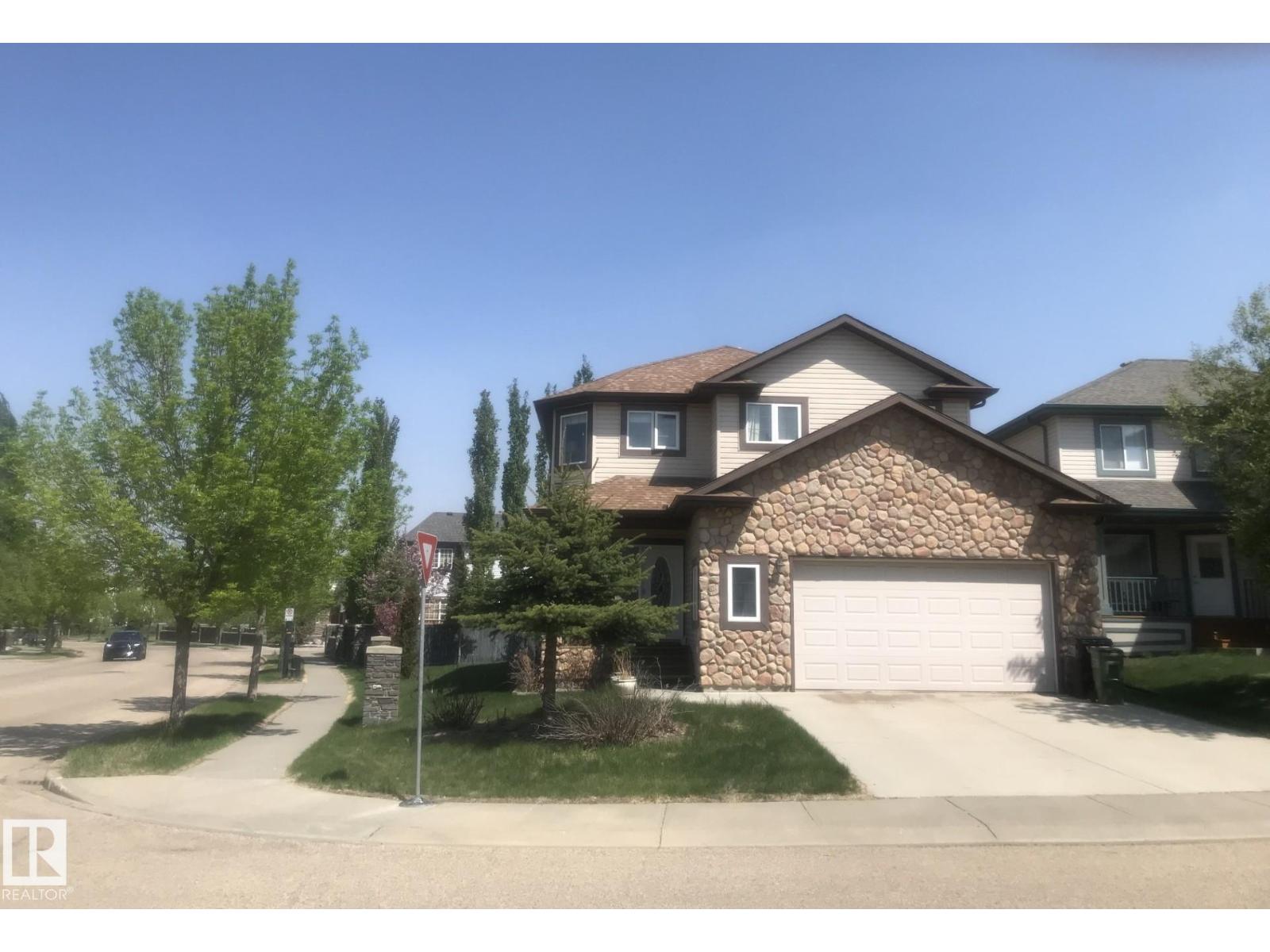 For sale: 1604 BLACKMORE CO SW, Edmonton, Alberta T6W1J2 - E4444366 ...