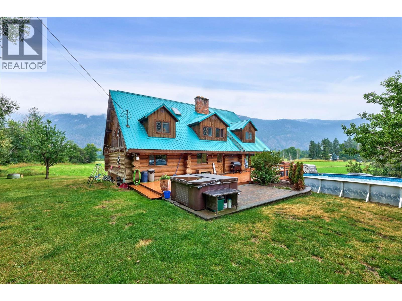 For sale: 601 Yellowhead Highway S, McLure, British Columbia V0E2H0 ...