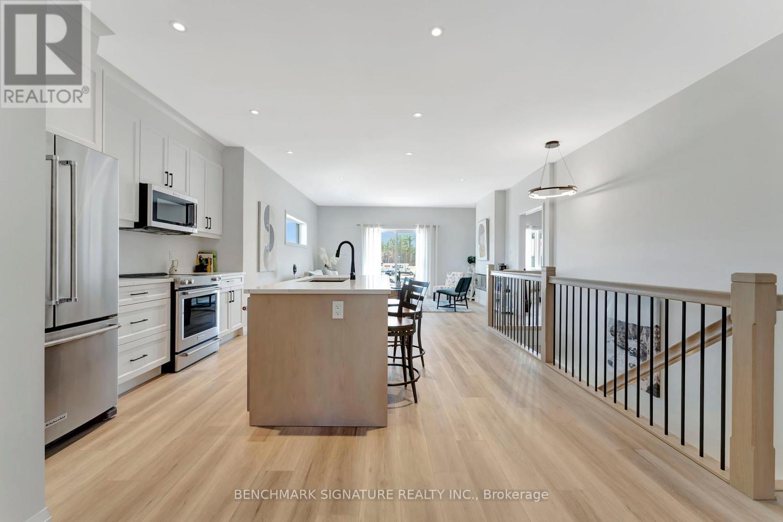 For sale: 2 PAINTED SKIMMER PLACE, Norfolk (Simcoe), Ontario N3Y0E3 - X12335297 | REALTOR.ca