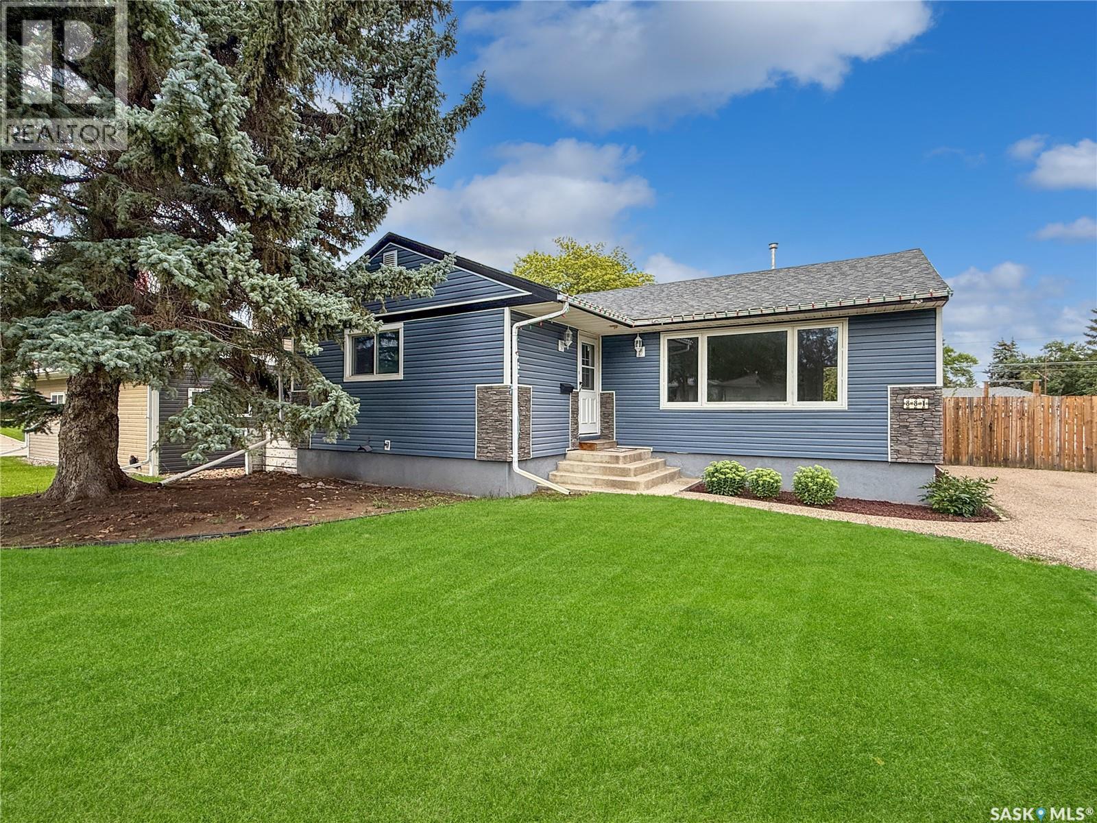 For sale: 881 8th AVENUE NE, Swift Current, Saskatchewan S9H2R6 - SK015214 | REALTOR.ca