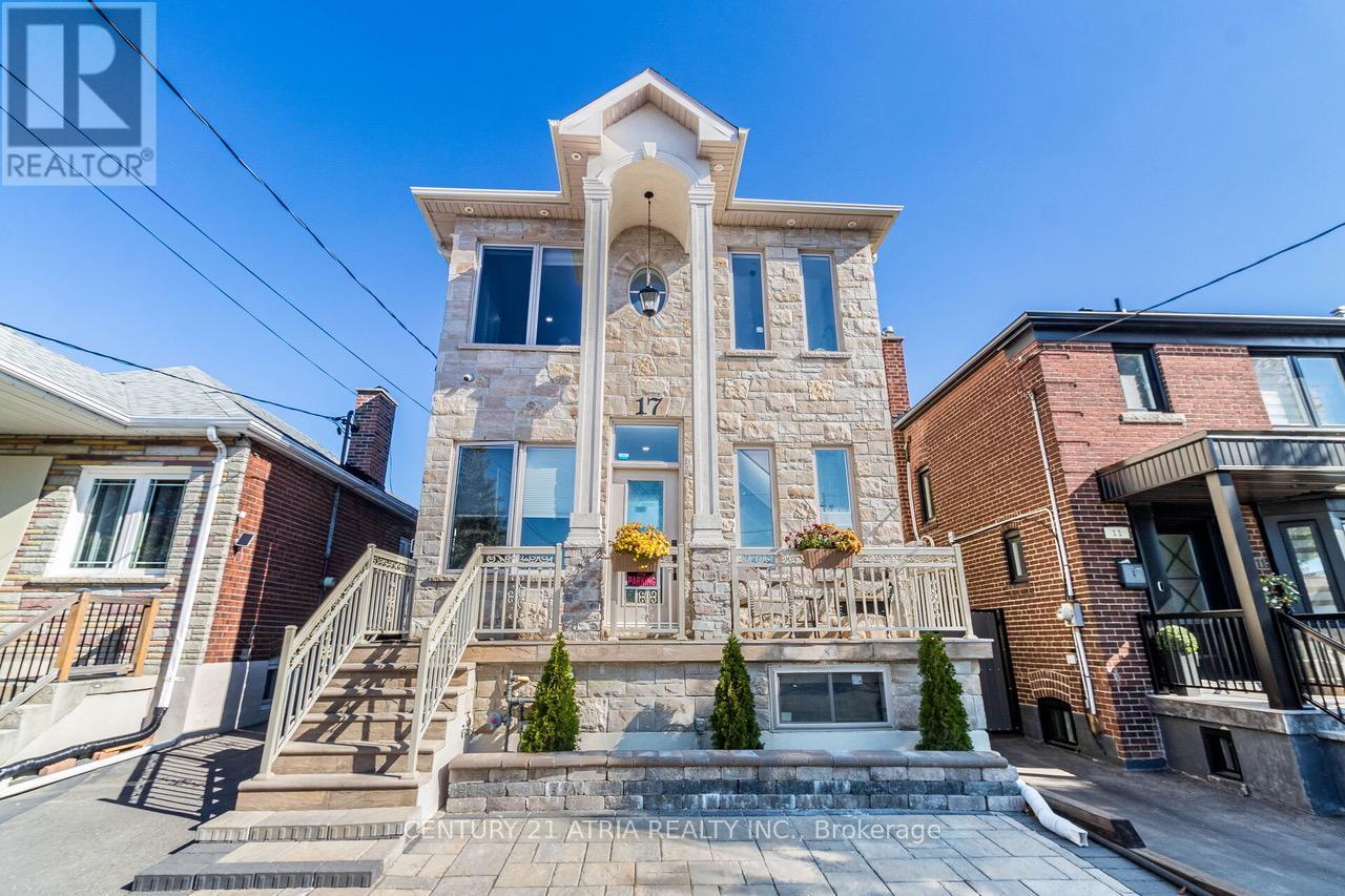 For sale: 17 MONTCALM AVENUE, Toronto (Briar Hill-Belgravia), Ontario M6E4N5 - W12296339 ...