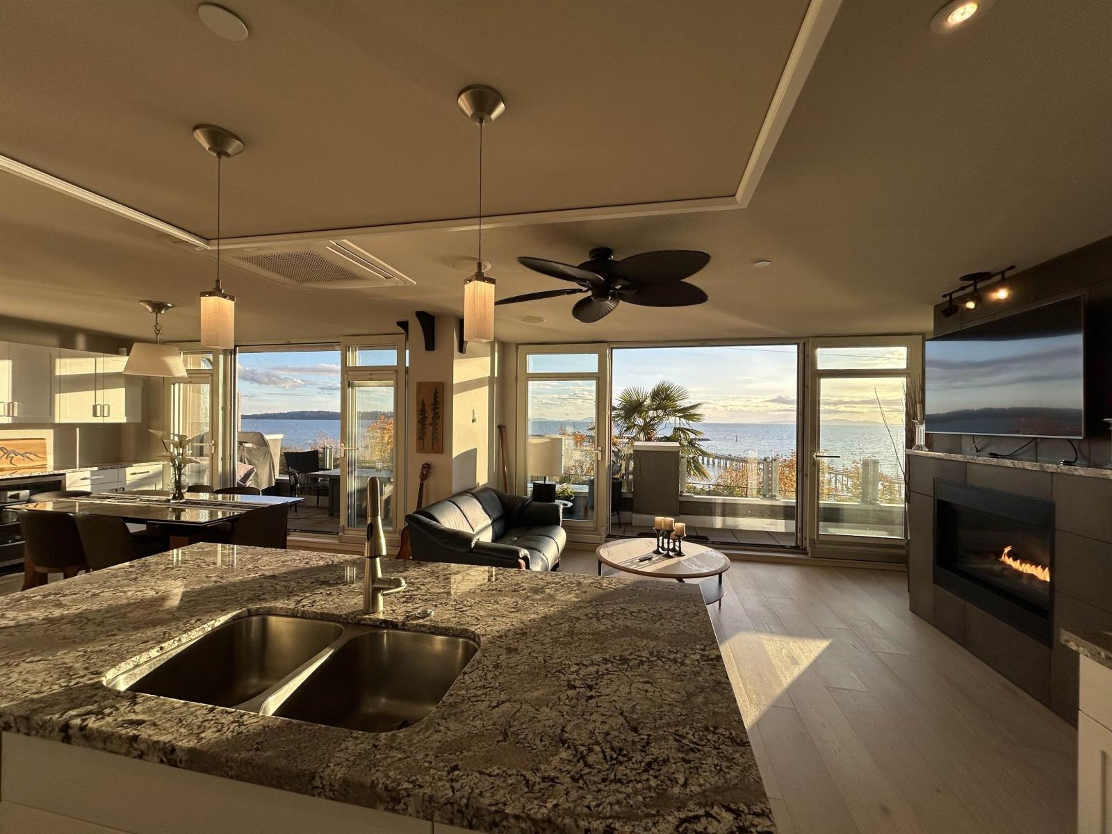 For sale: 101 15097 MARINE DRIVE, White Rock, British Columbia V4B1C5 ...