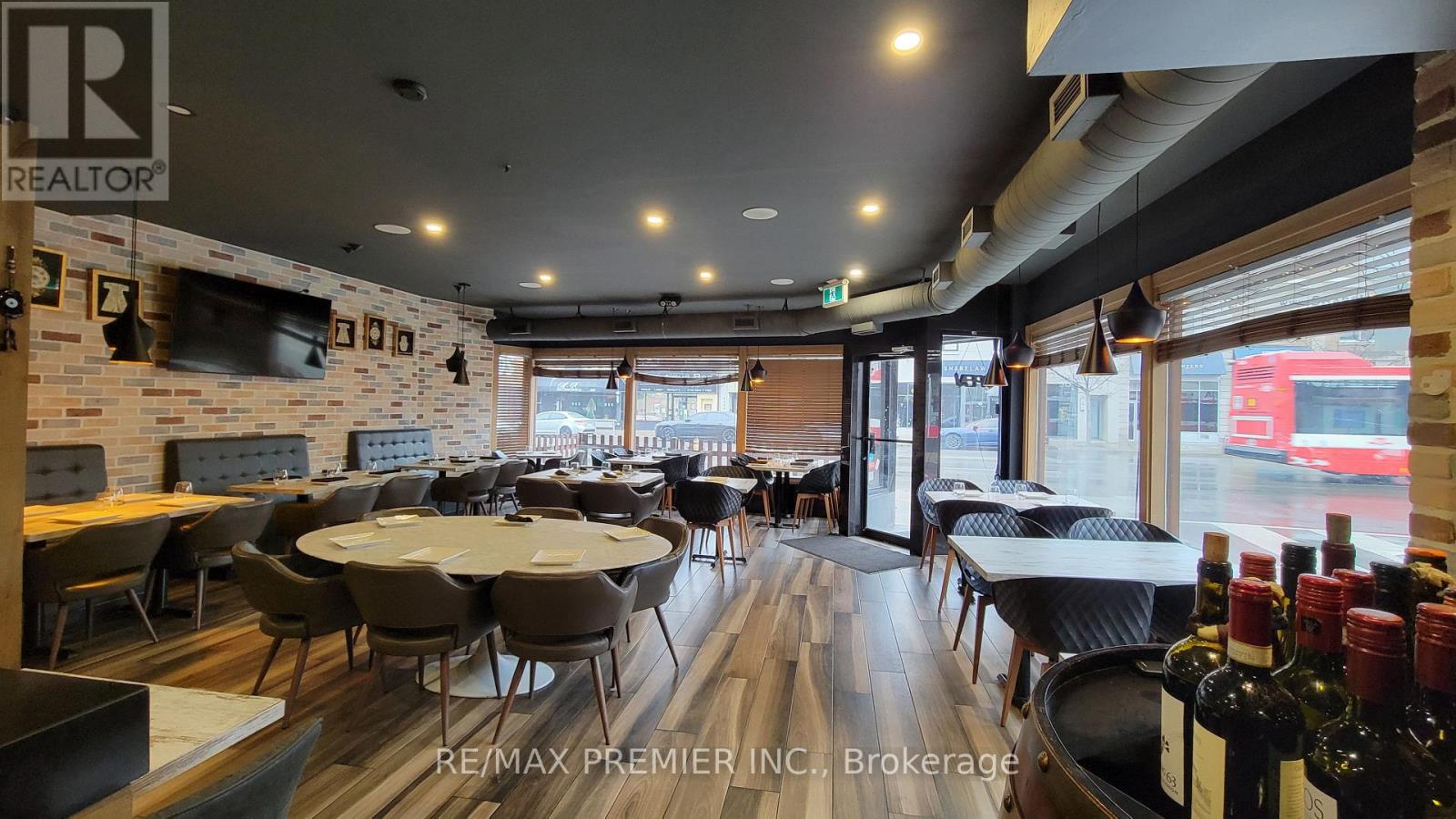 For sale: 3443 YONGE STREET, Toronto (Lawrence Park North), Ontario ...