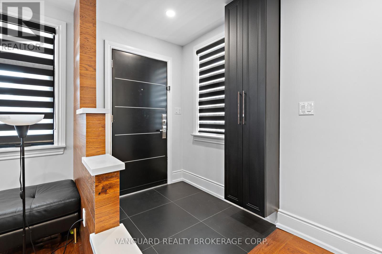 For sale: 220 BELGRAVIA AVENUE, Toronto (Briar Hill-Belgravia), Ontario M6E2M8 - W12337749 ...