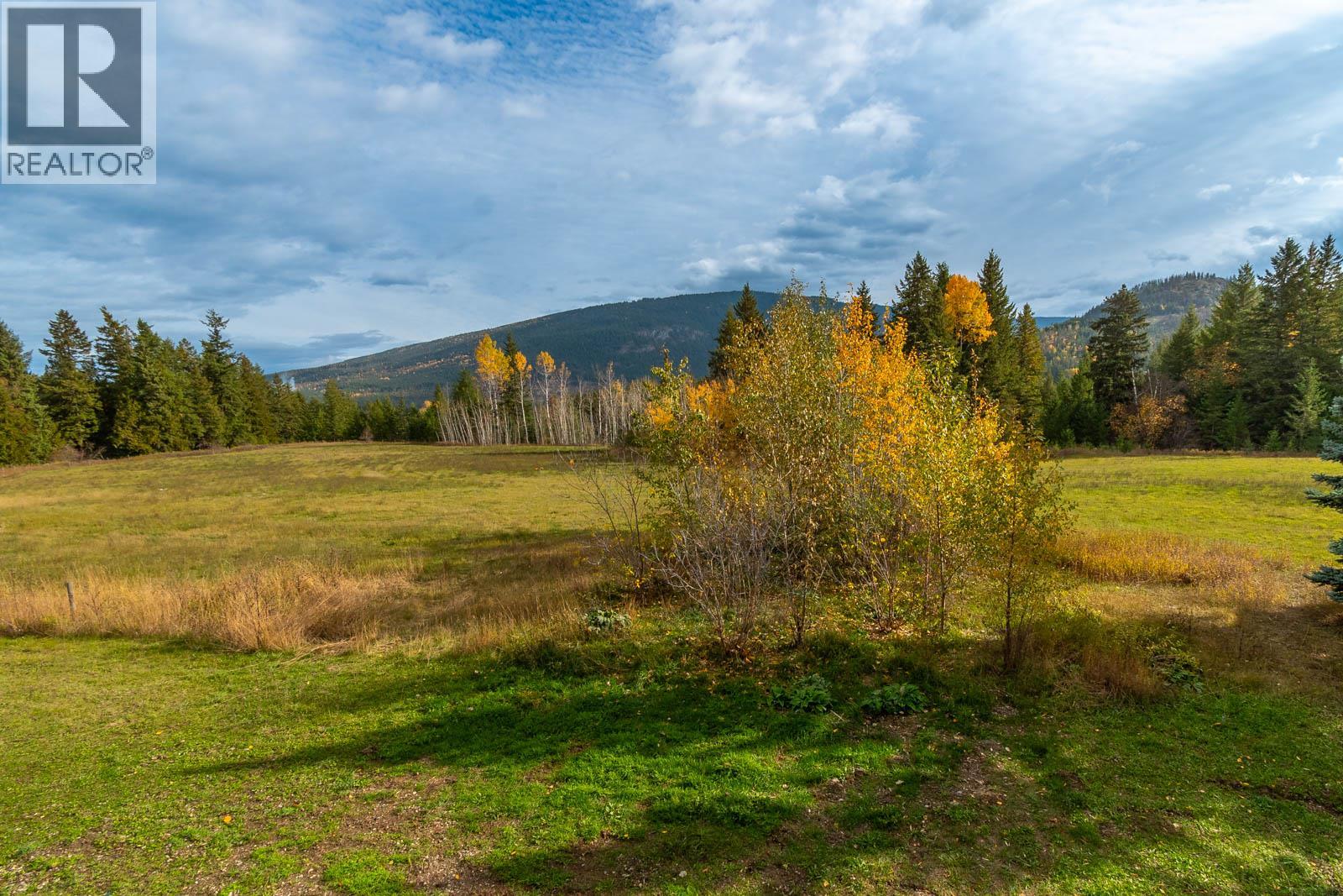 For sale: 2234 Tappen Notch Hill Road, Tappen, British Columbia V0E2W1 ...