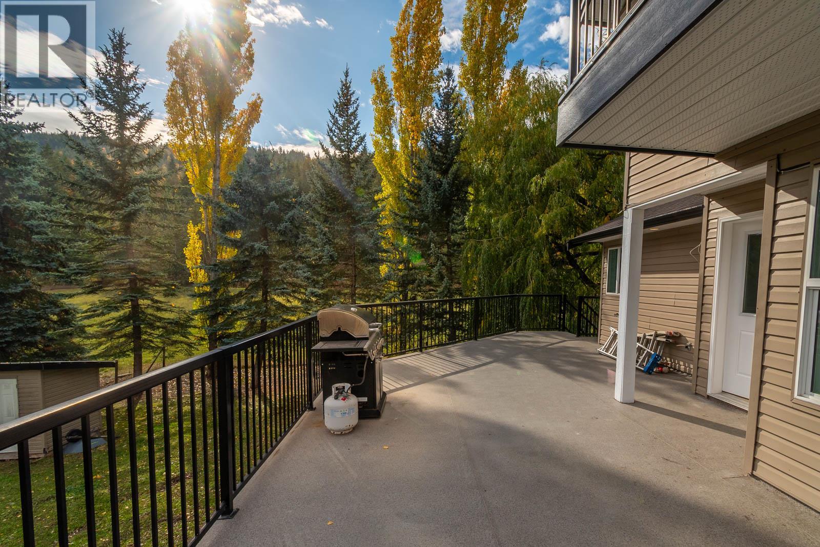 For sale: 2234 Tappen Notch Hill Road, Tappen, British Columbia V0E2W1 ...