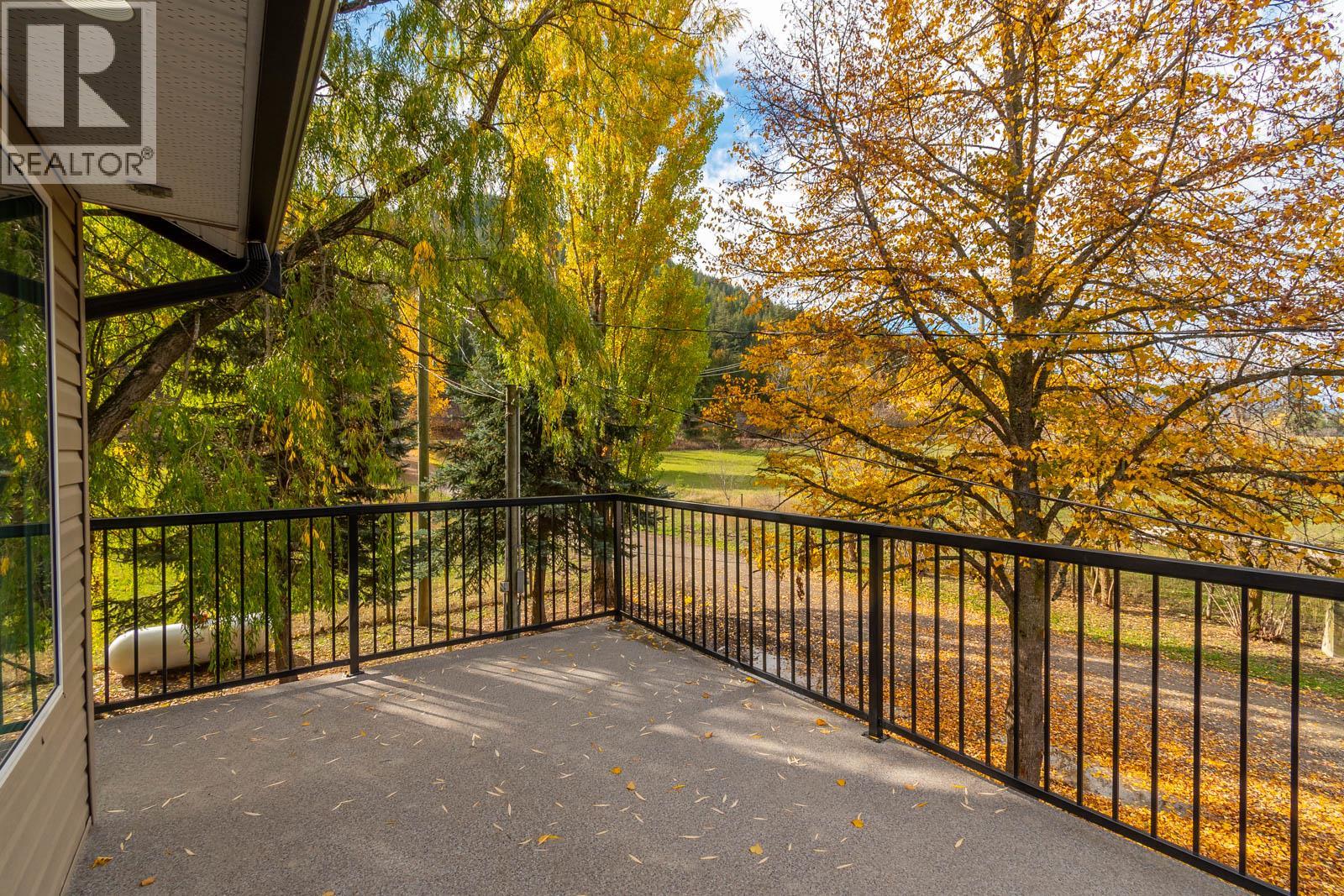 For sale: 2234 Tappen Notch Hill Road, Tappen, British Columbia V0E2W1 ...