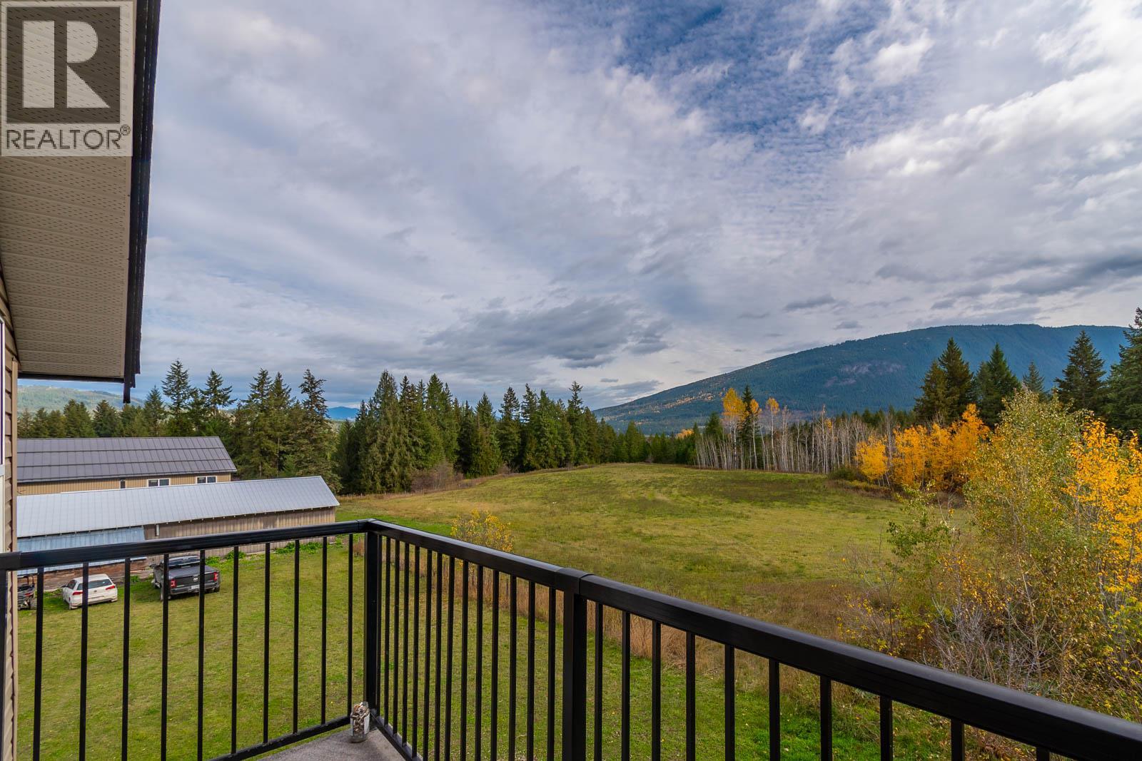 For sale: 2234 Tappen Notch Hill Road, Tappen, British Columbia V0E2W1 ...