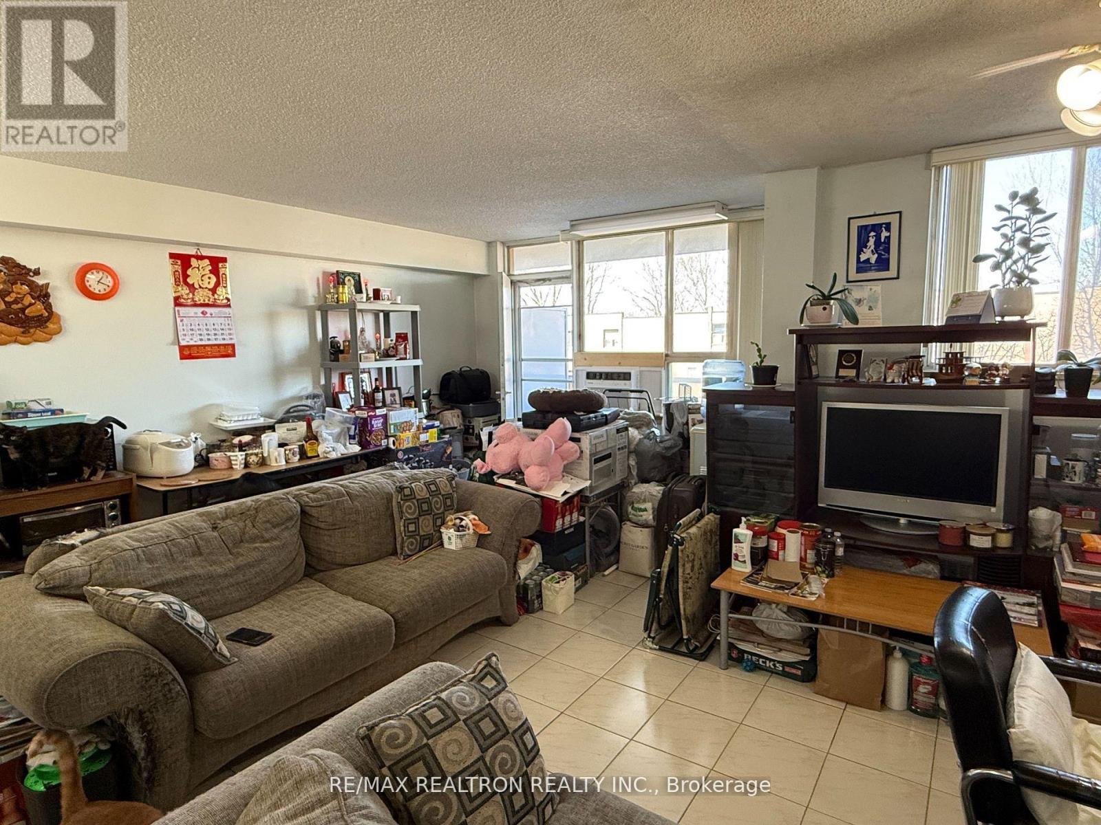 For sale: 301 - 200 LOTHERTON PATHWAY, Toronto (Yorkdale-Glen Park ...