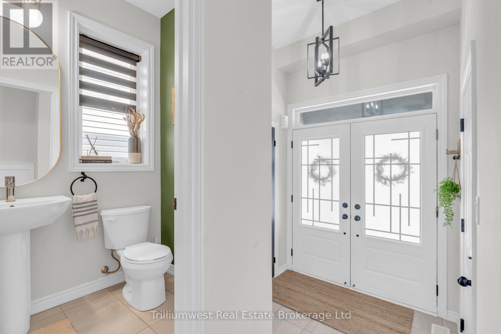 For sale: 192 ELLIOT AVENUE W, Centre Wellington (Fergus), Ontario ...