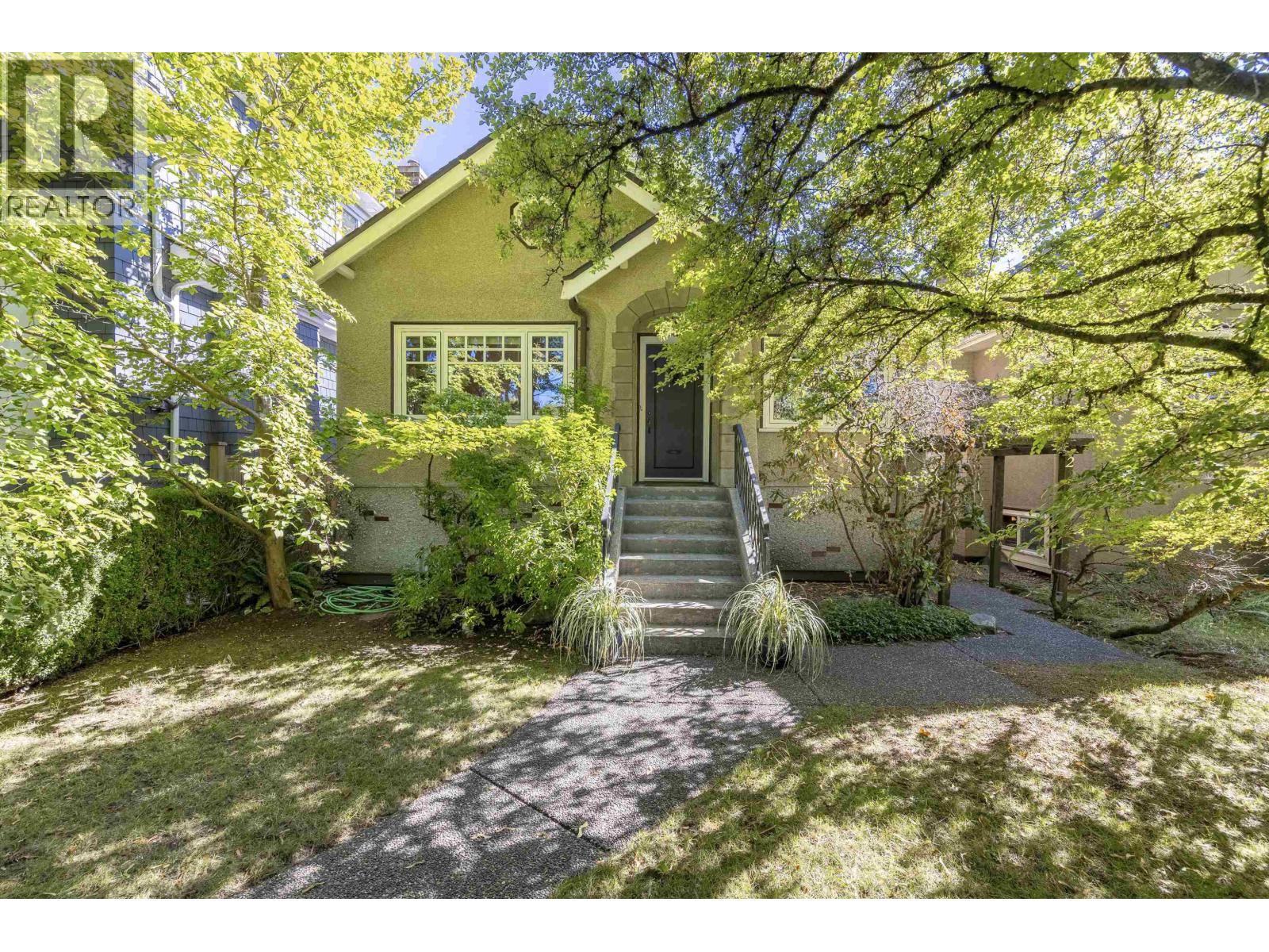 For sale: 4044 W 15TH AVENUE, Vancouver, British Columbia V6R3A3 ...
