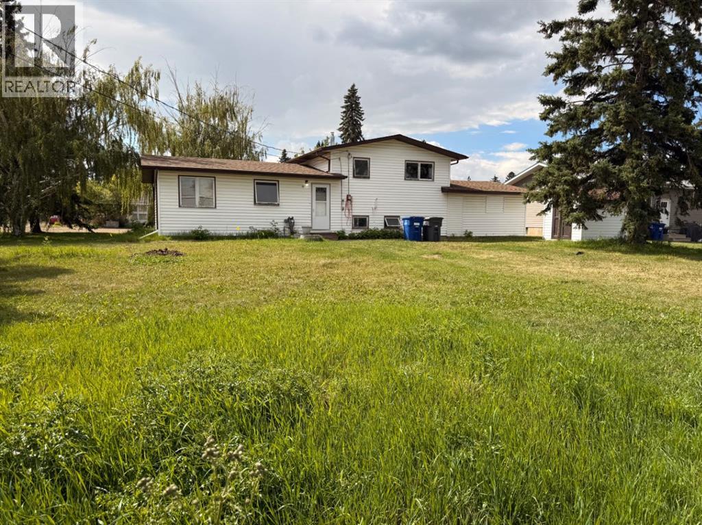 For sale: 101 Main Street, Waseca, Saskatchewan S0M3A0 - A2248400 ...