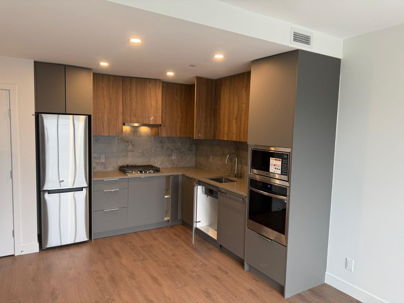 For sale: 2306 13387 OLD YALE ROAD, Surrey, British Columbia V3T3C6 - R3035277 | REALTOR.ca