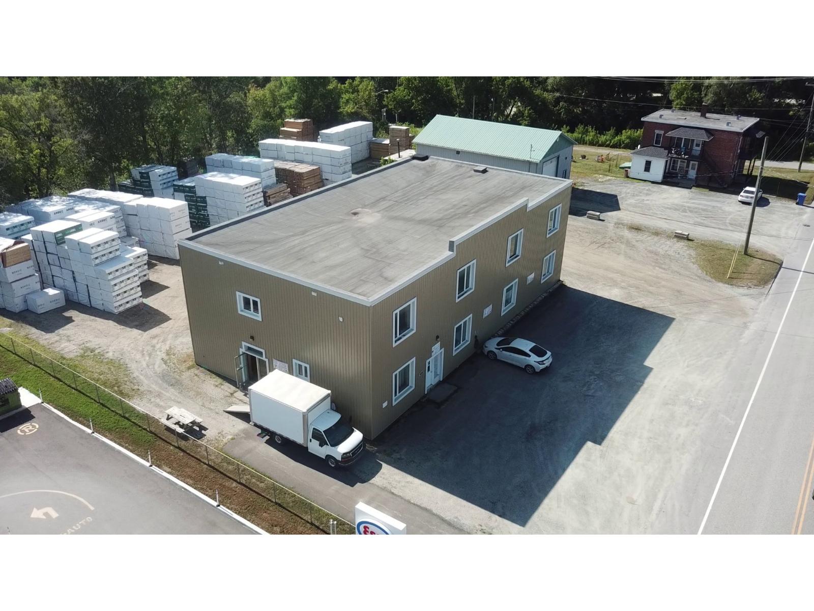 For sale: 207 Rue Principale N., Windsor, Quebec J1S2E1 - 25701256 ...