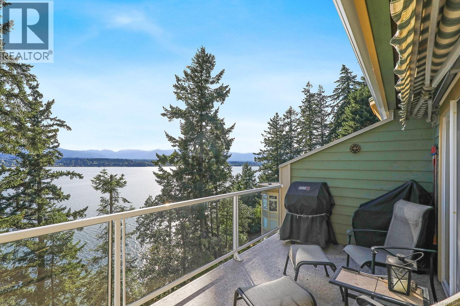 For sale: 206 2275 Comox Ave, Comox, British Columbia V9M1X6 - 1011121 ...