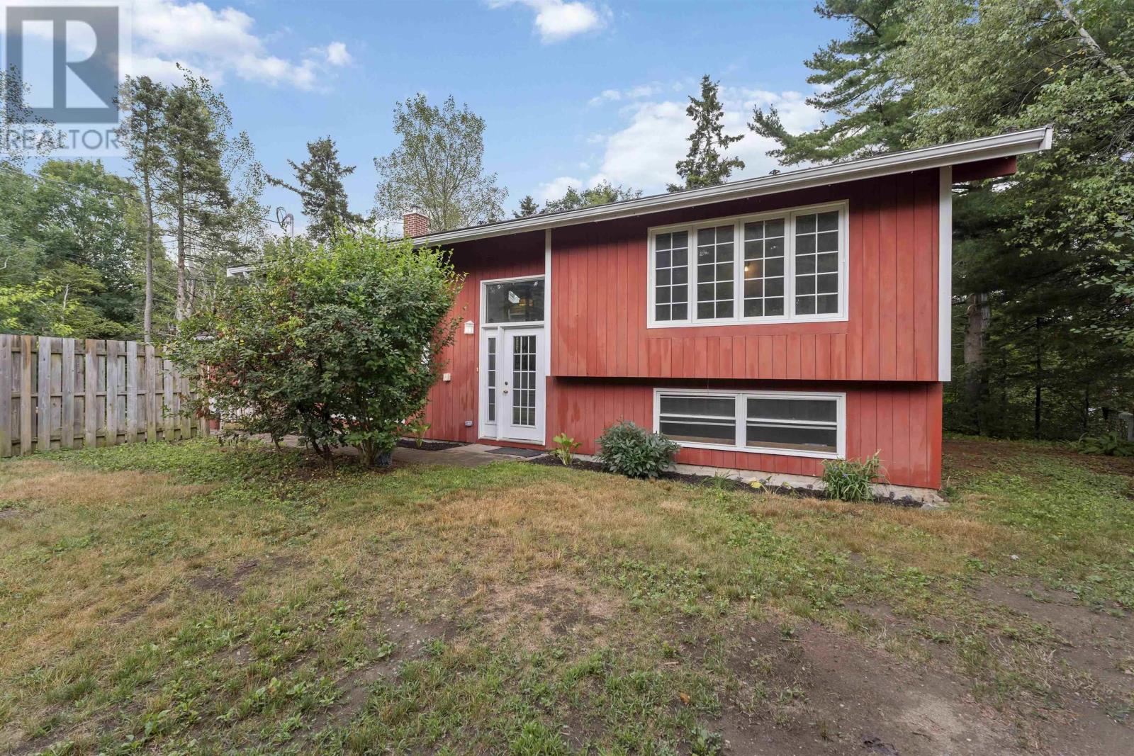 For sale: 5 Minas Crescent, New Minas, Nova Scotia B4N4H1 - 202518609 | REALTOR.ca