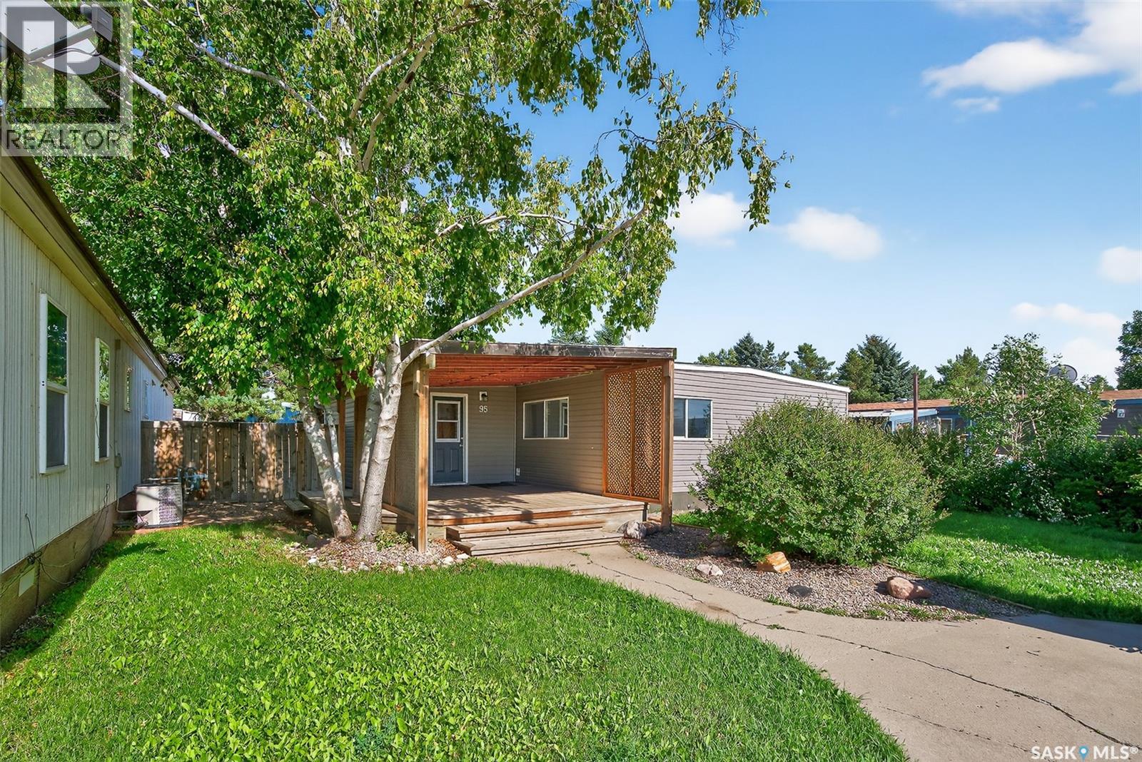 For sale: 95 Larch STREET, Caronport, Saskatchewan S0H0S0 - SK015791 ...