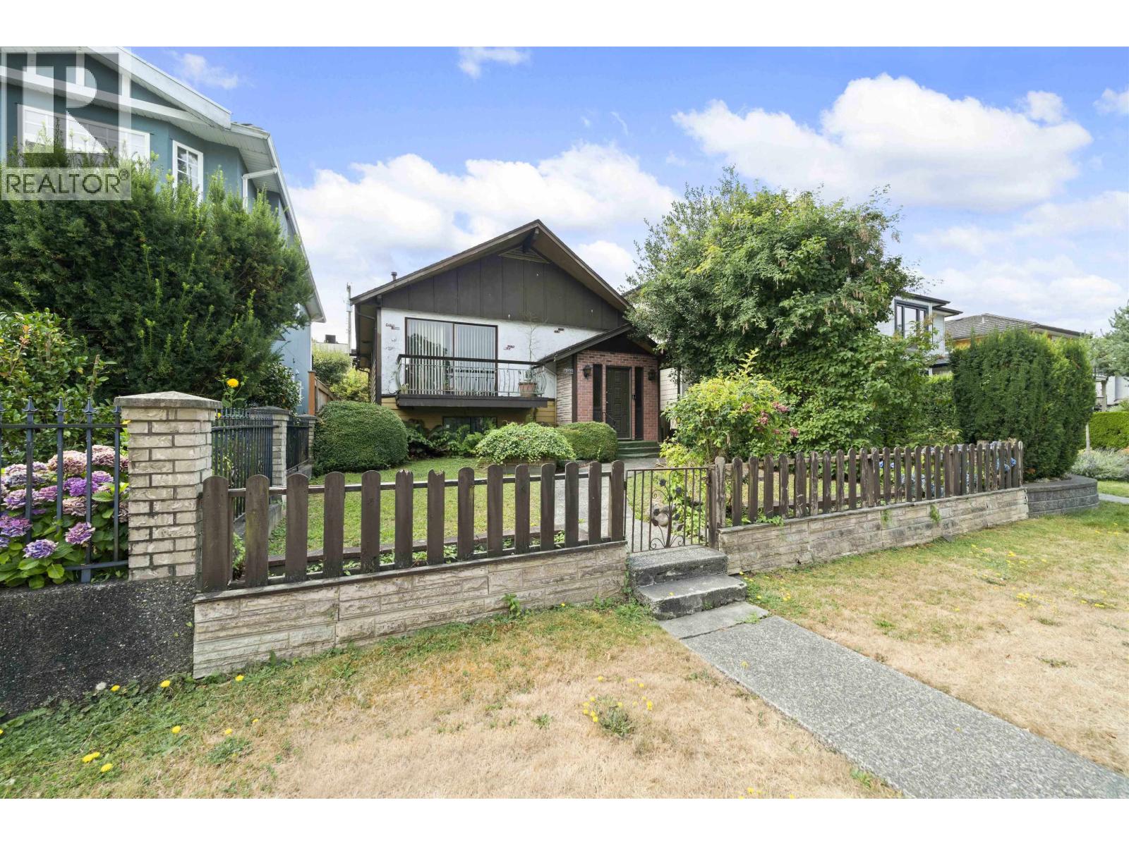 For sale: 4544 ALBERT STREET, Burnaby, British Columbia V5C2G5 ...