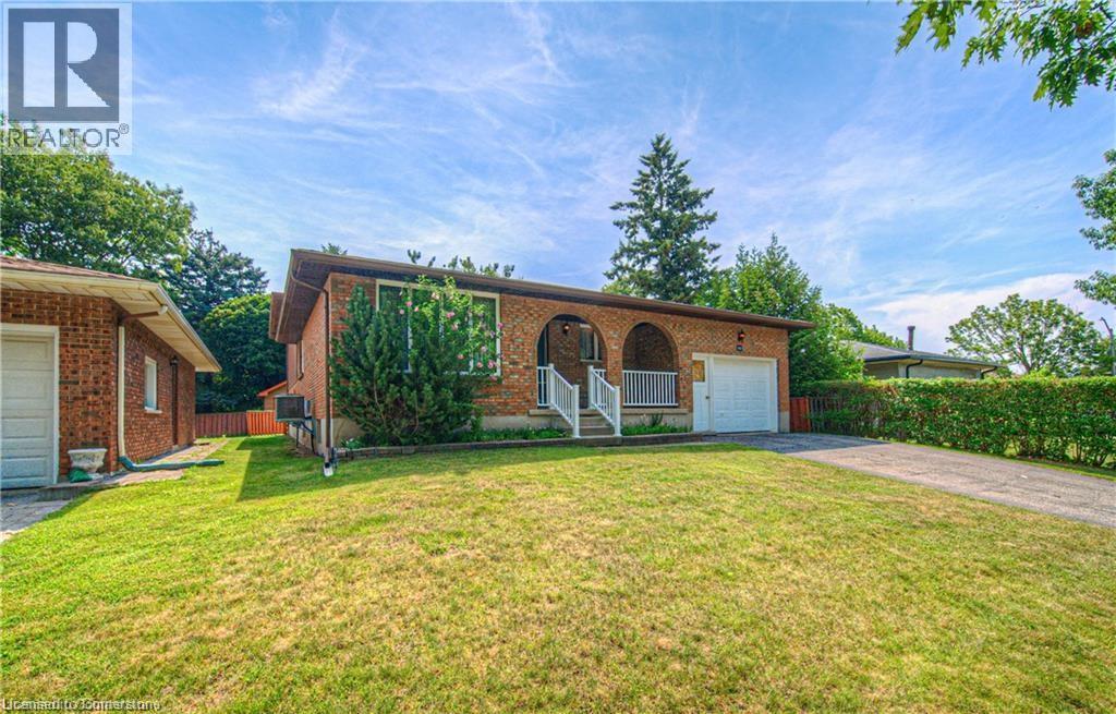 For sale: 641 BLACK OAK Crescent, Waterloo, Ontario N2V1A4 - 40761007 ...