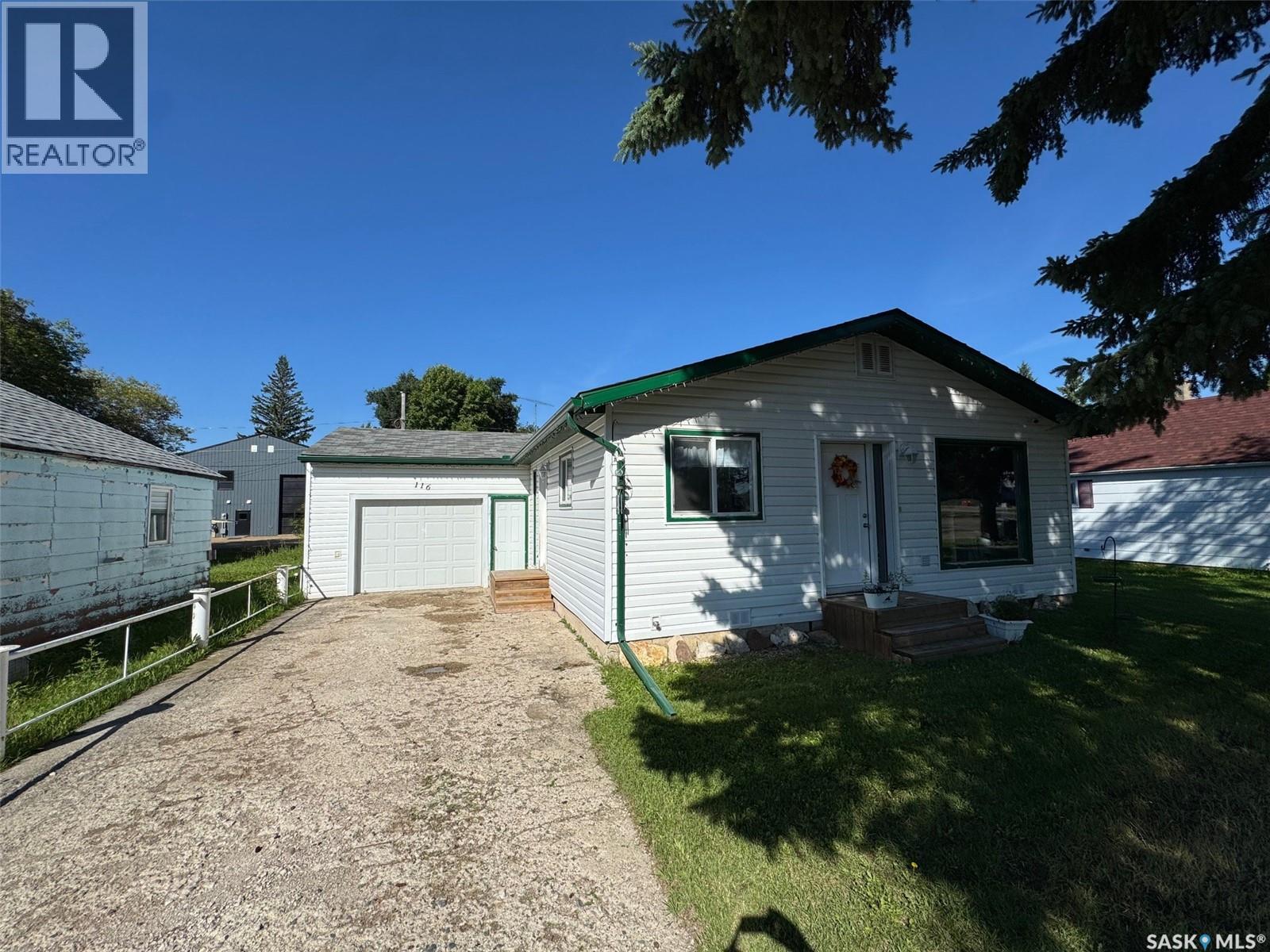 For sale: 116 Elizabeth AVENUE, Naicam, Saskatchewan S0K2Z0 - SK015953 | REALTOR.ca