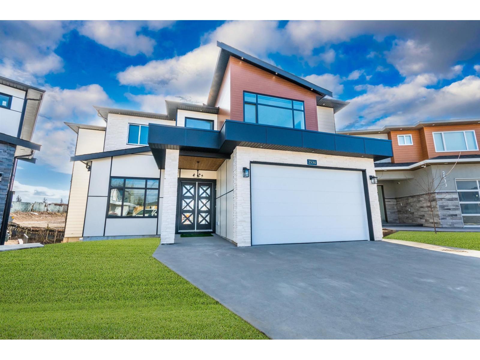 For sale: 2534 TERMINAL COURT, Abbotsford, British Columbia V4X1L9 ...