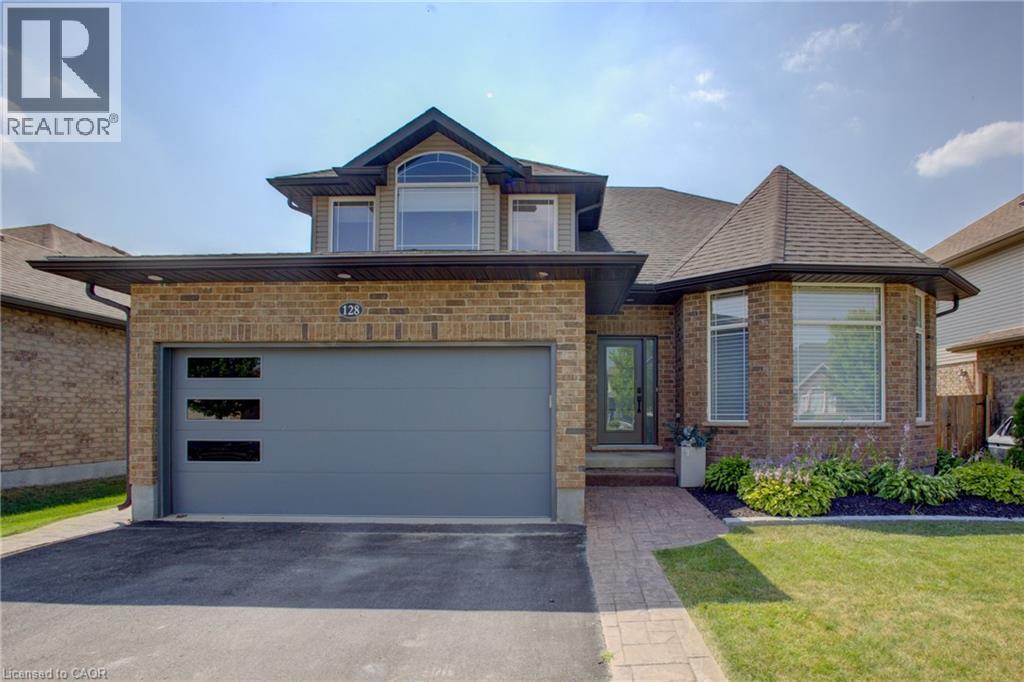 For sale: 128 SCHMIDT Drive, Arthur, Ontario N0G1A0 - 40751028 | REALTOR.ca