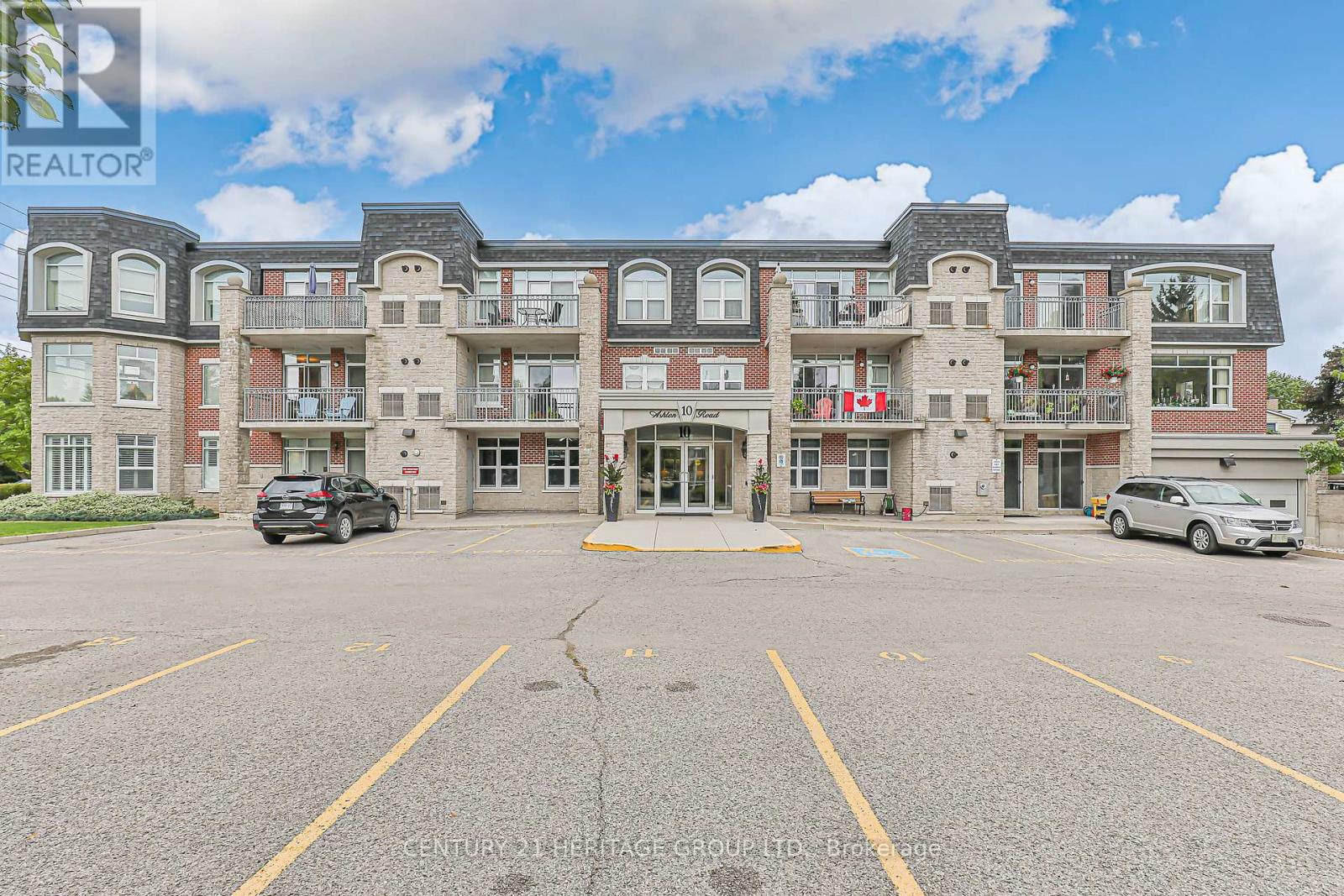 For sale: 202 - 10 ASHTON ROAD, Newmarket (Huron Heights-Leslie Valley ...