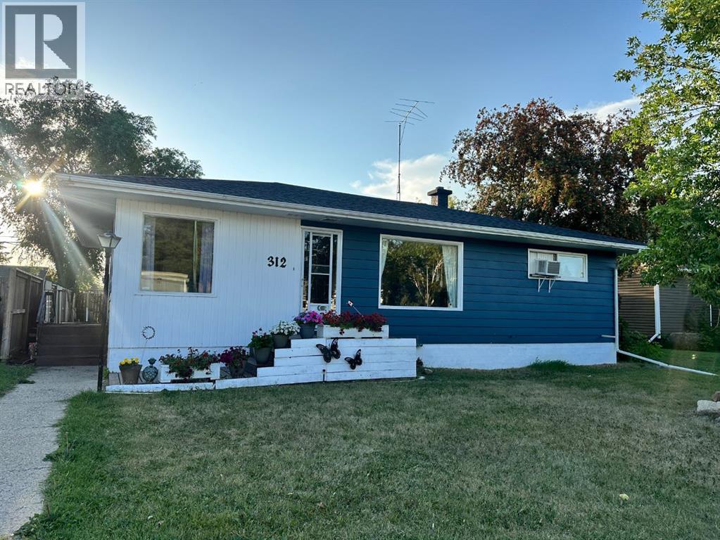 For sale: 312 Main Street, Maidstone, Saskatchewan S0M1M0 - A2250204 ...