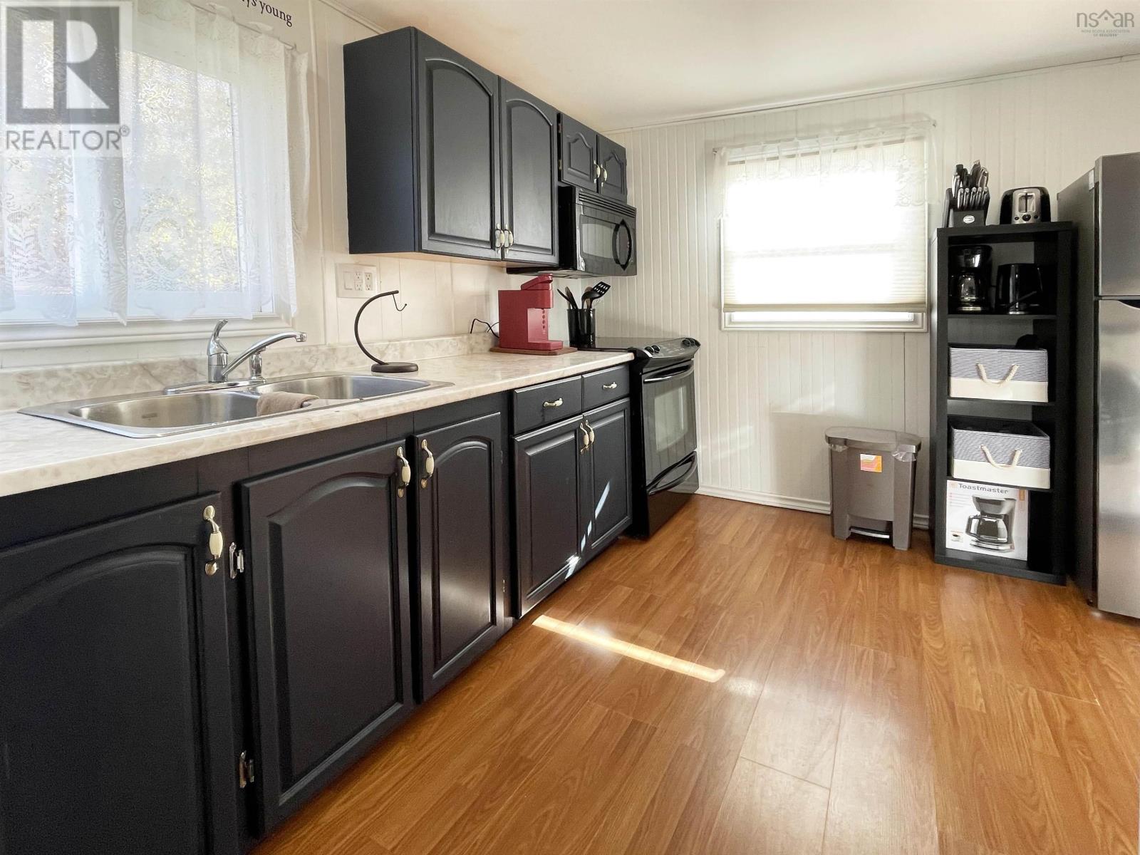 For sale: 40 Jacksons Point Road, Tidnish Bridge, Nova Scotia B4H3X9 ...