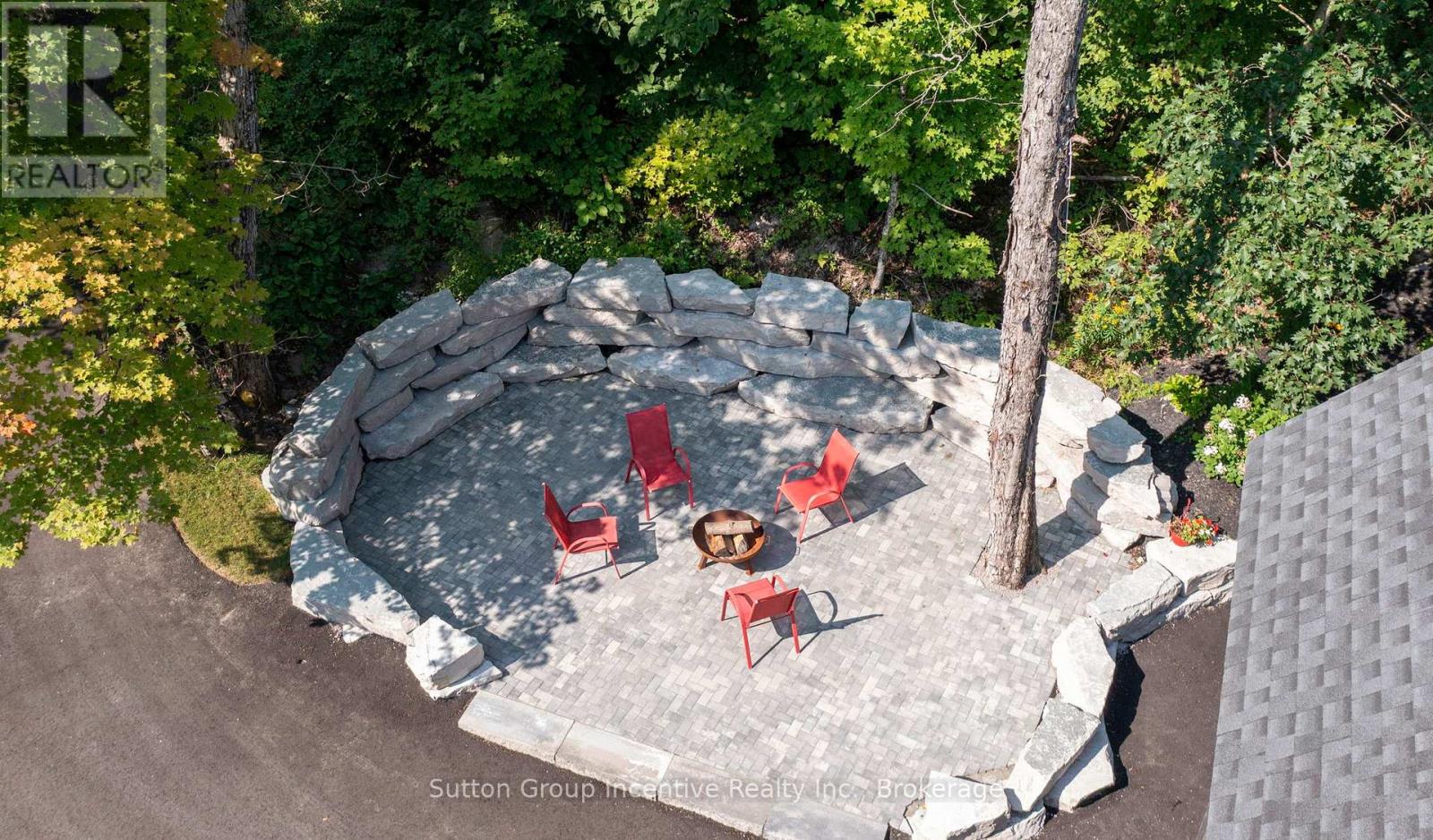 For sale: 15 GORDON POINT LANE, Seguin, Ontario P0C1H0 - X12254774 ...