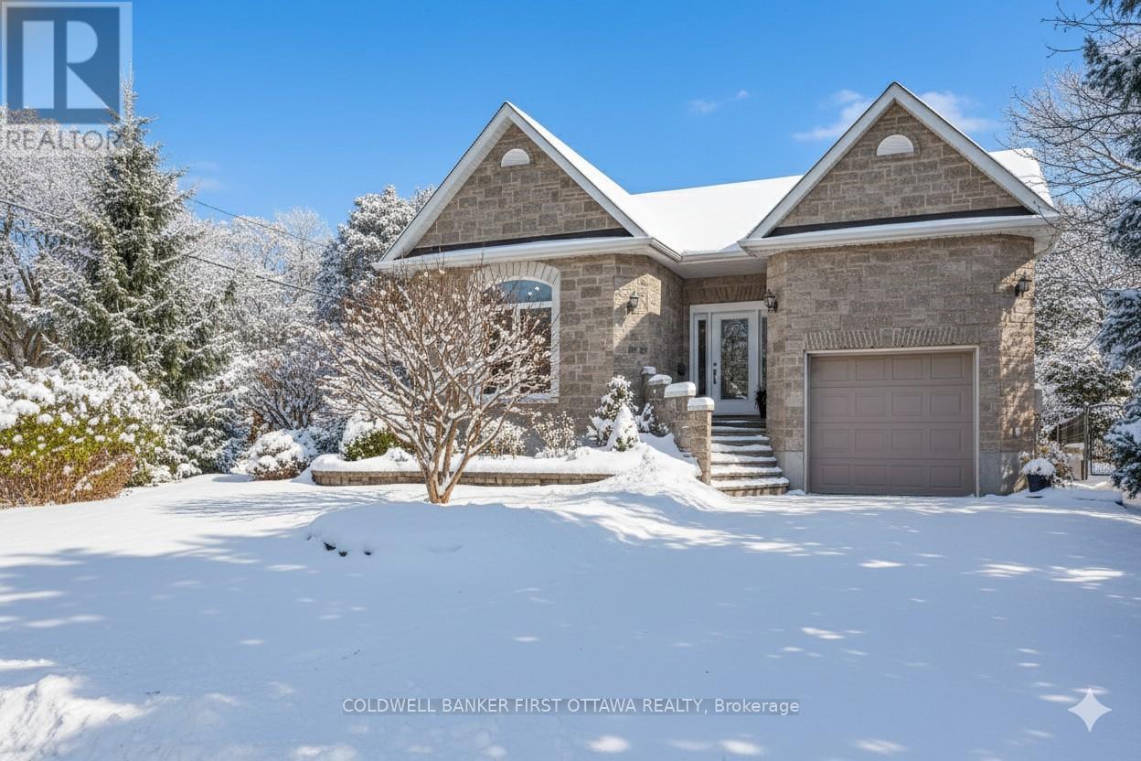 For sale: 475 MOFFATT STREET, Carleton Place, Ontario K7C4V8 - X12363985 | REALTOR.ca