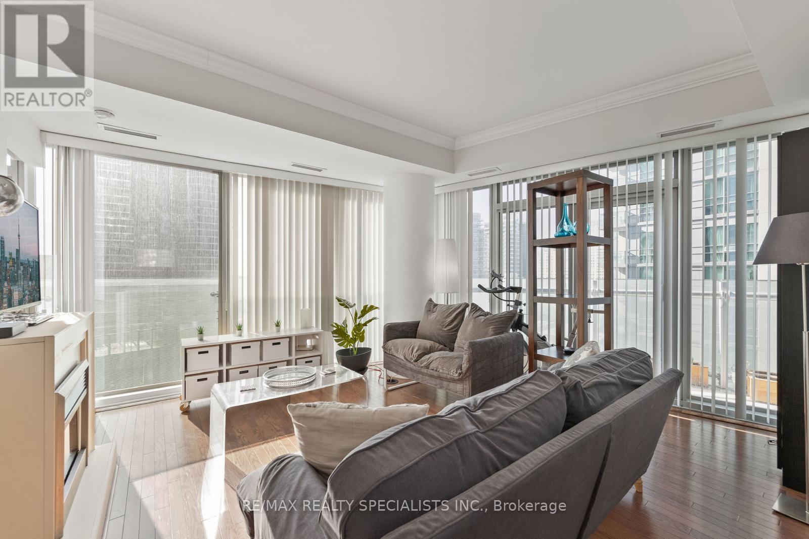 For sale: 804 - 12 YORK STREET, Toronto (Waterfront Communities ...