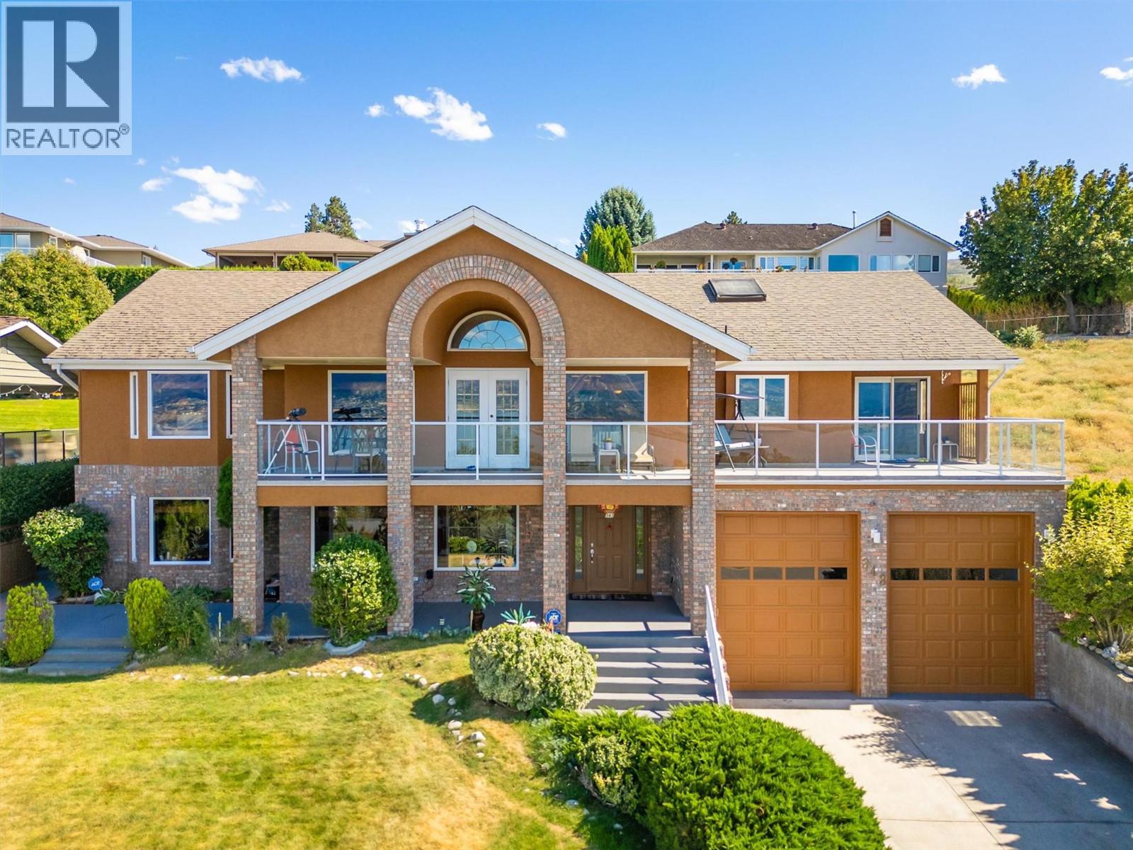 For sale: 343 Stellar Drive, Kelowna, British Columbia V1W4K6 ...