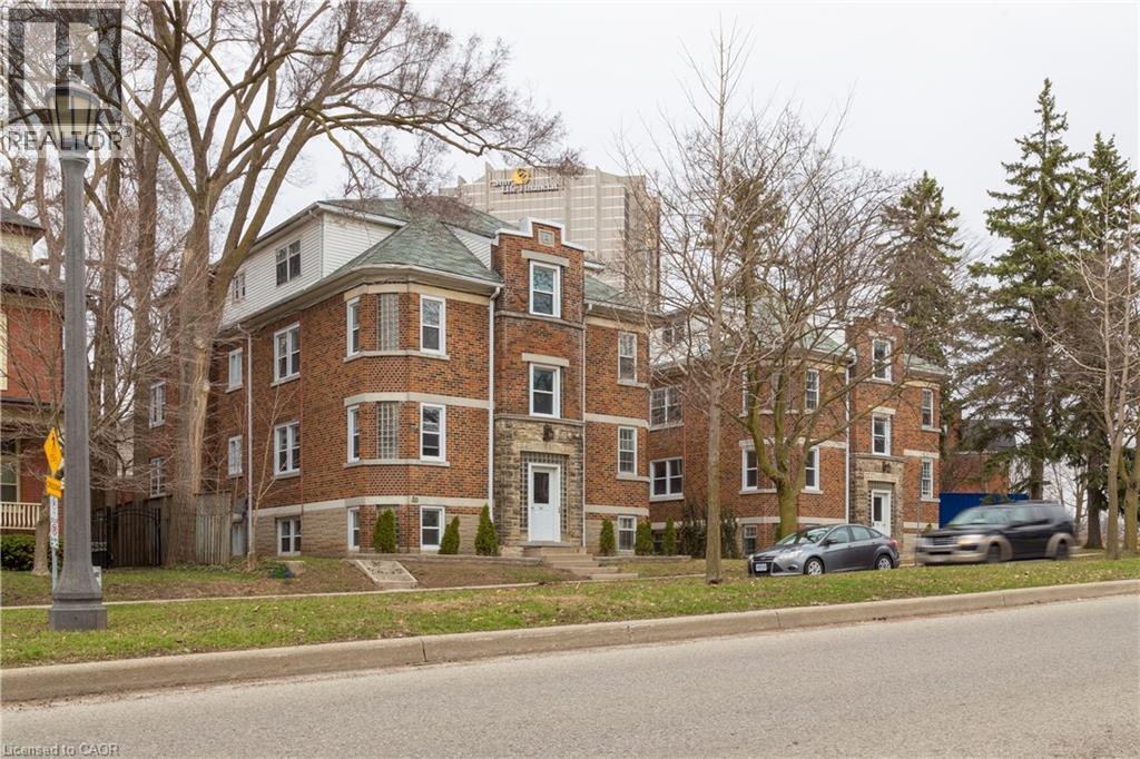 For sale: 86 UNION Boulevard, Kitchener, Ontario N2G2K2 - 40758567 ...