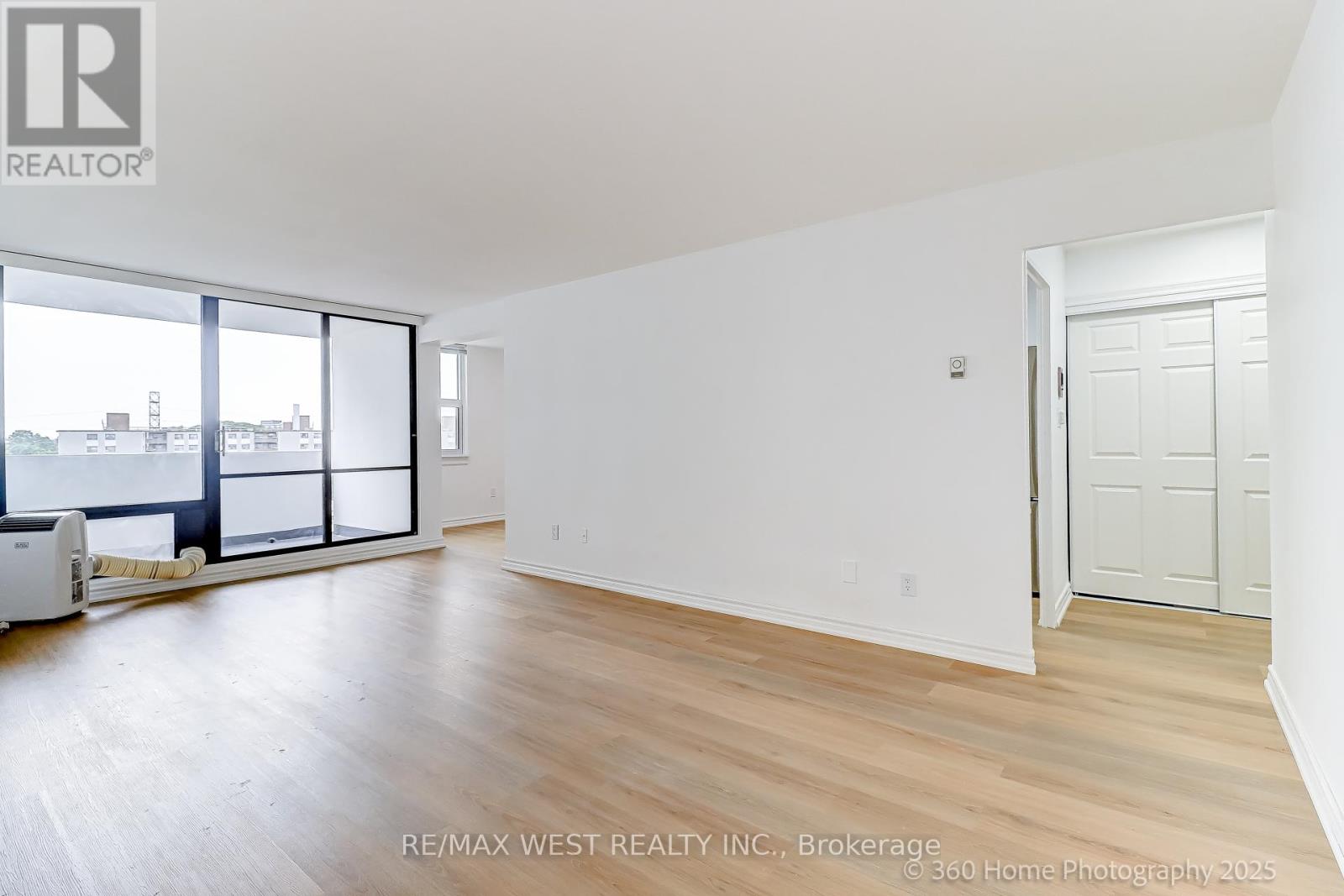 For sale: 803 - 3 MASSEY SQUARE, Toronto (Crescent Town), Ontario ...