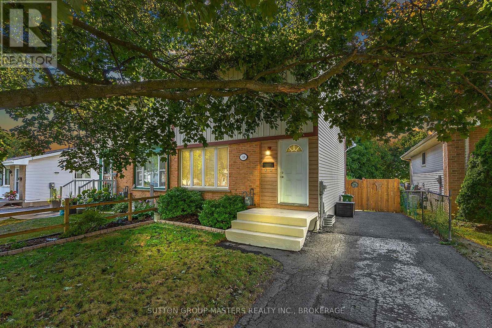 For sale: 759 SOMERSET CRESCENT, Kingston (North of Taylor-Kidd Blvd ...