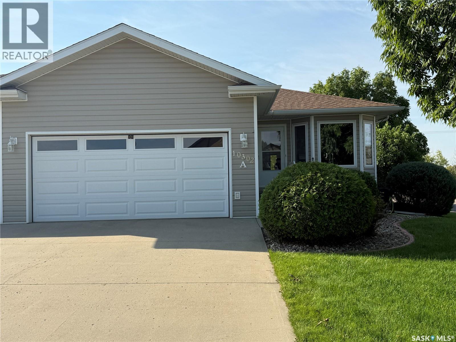 For sale: A 10302 Henderson DRIVE, North Battleford, Saskatchewan ...