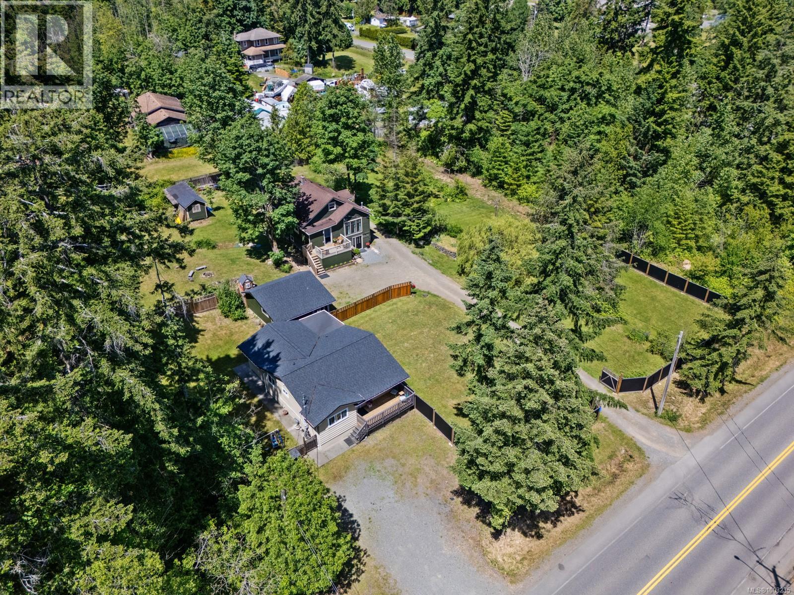 For sale: 3838/3836 Royston Rd, Royston, British Columbia V0R2V0 ...